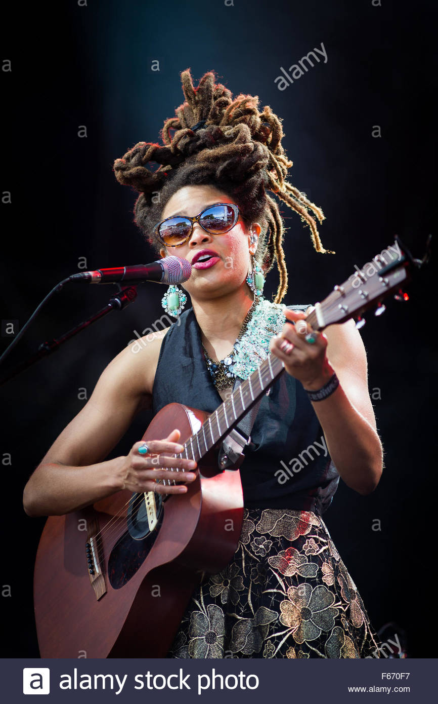 Valerie June High Resolution Stock Photography and Images - Alamy
