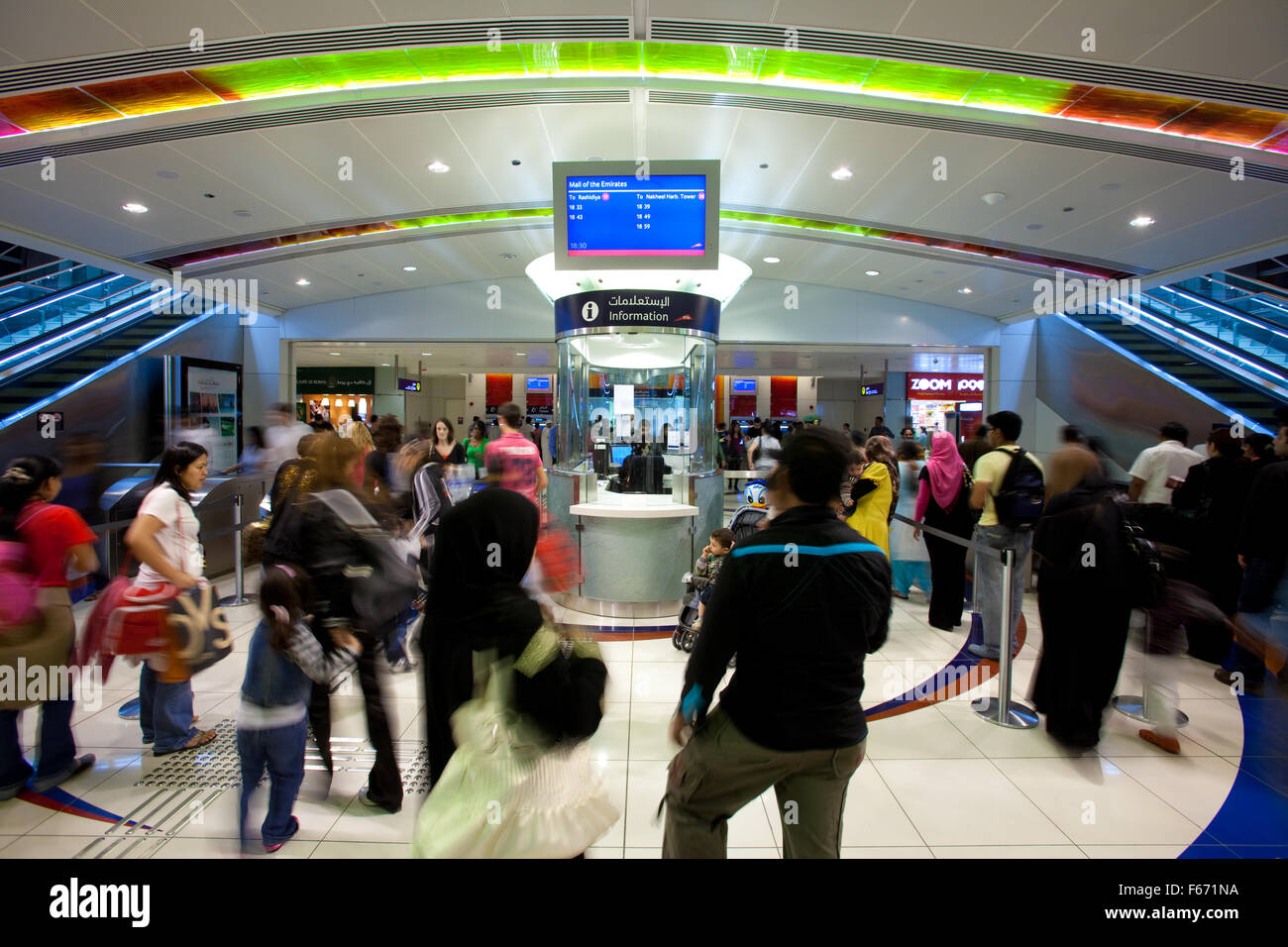 Dubai Metro station concourse busy with people Stock Photo - Alamy