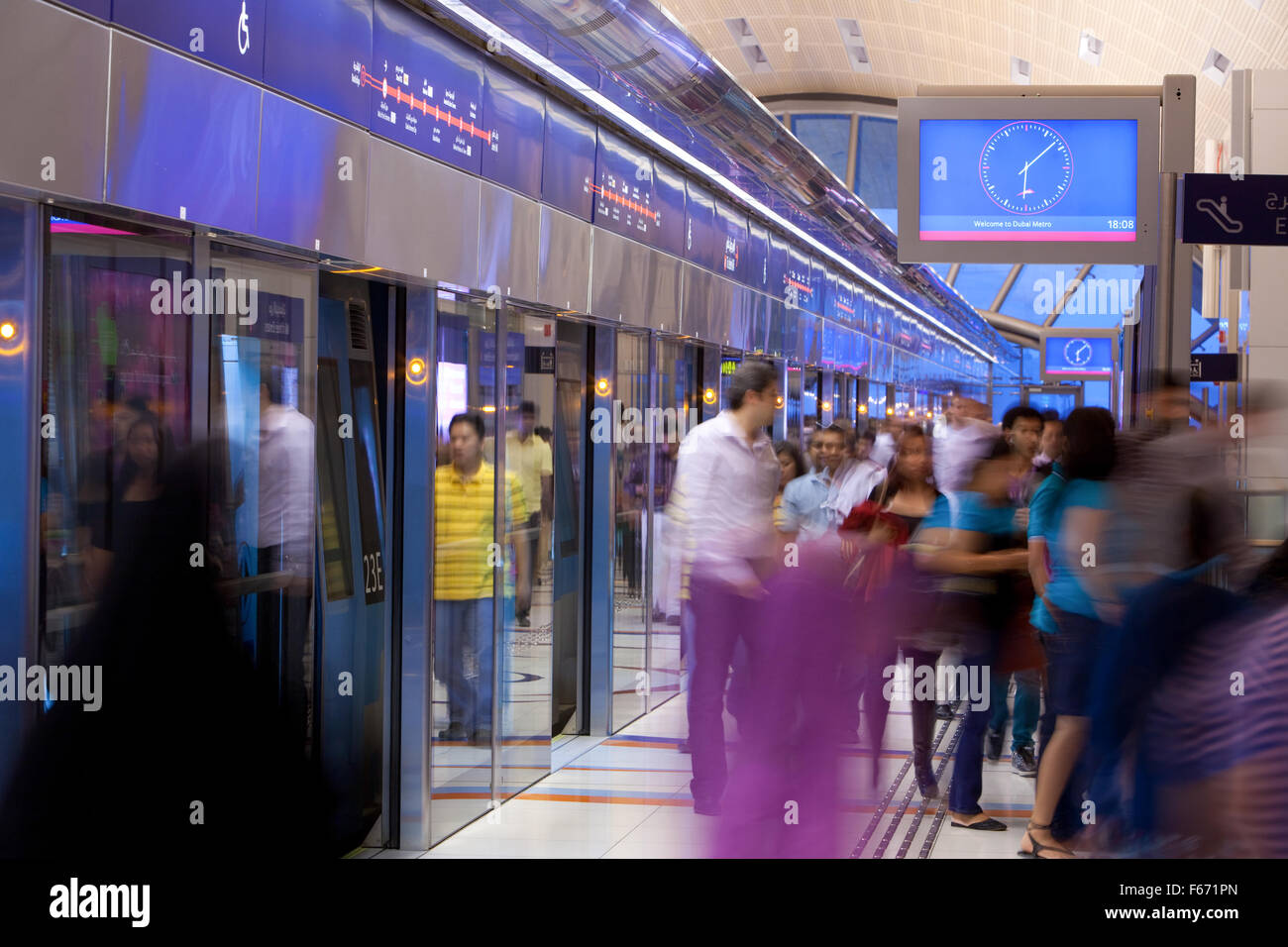 Dubai Metro Station platform with train at platform Stock Photo - Alamy