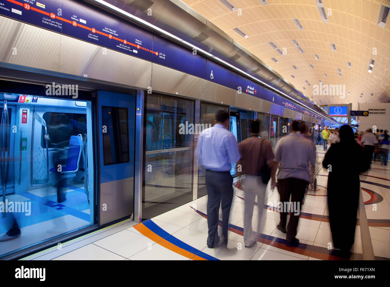 Dubai Metro Station platform with train at platform Stock Photo - Alamy