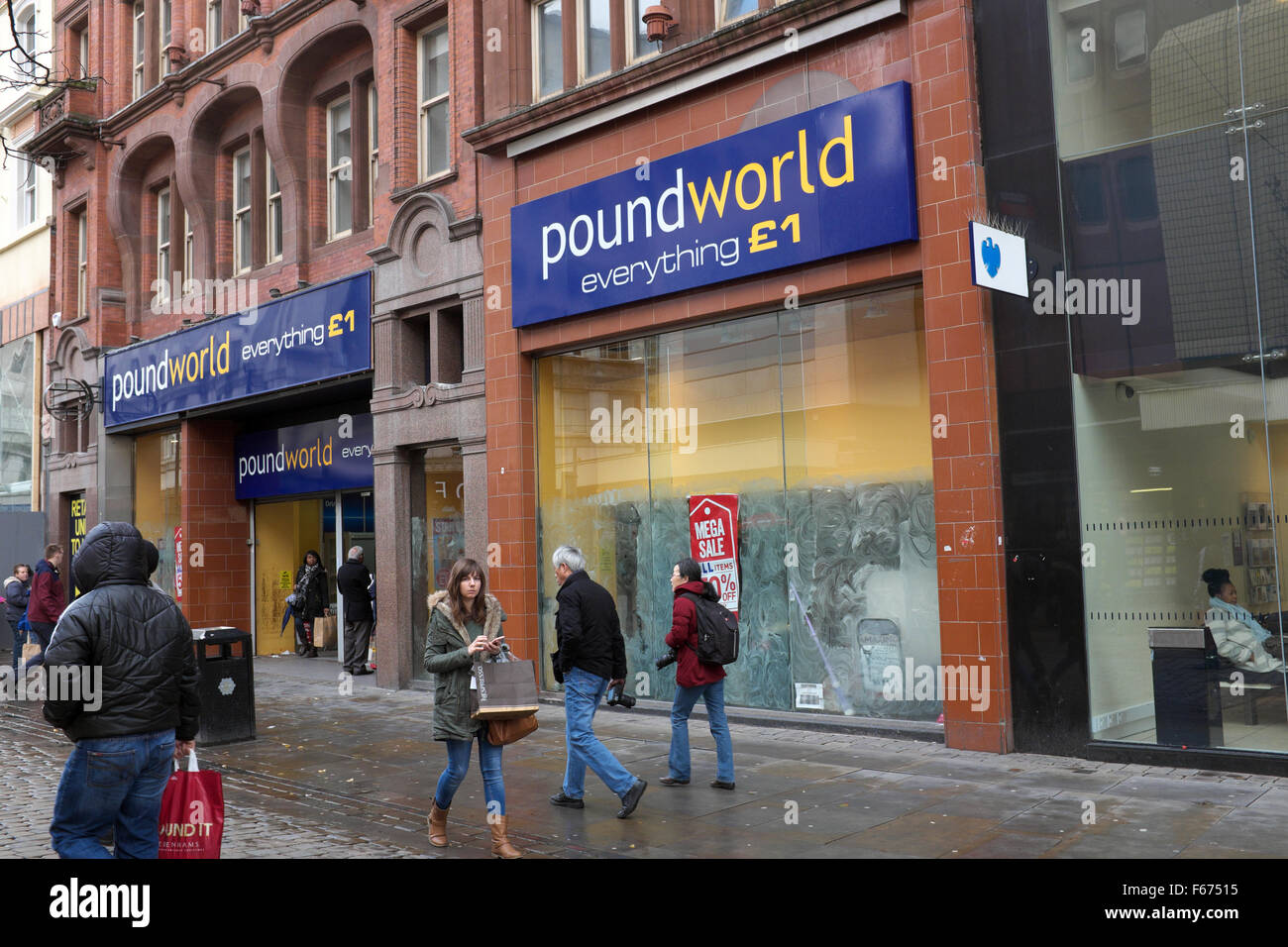 Poundworld closure hi-res stock photography and images - Alamy