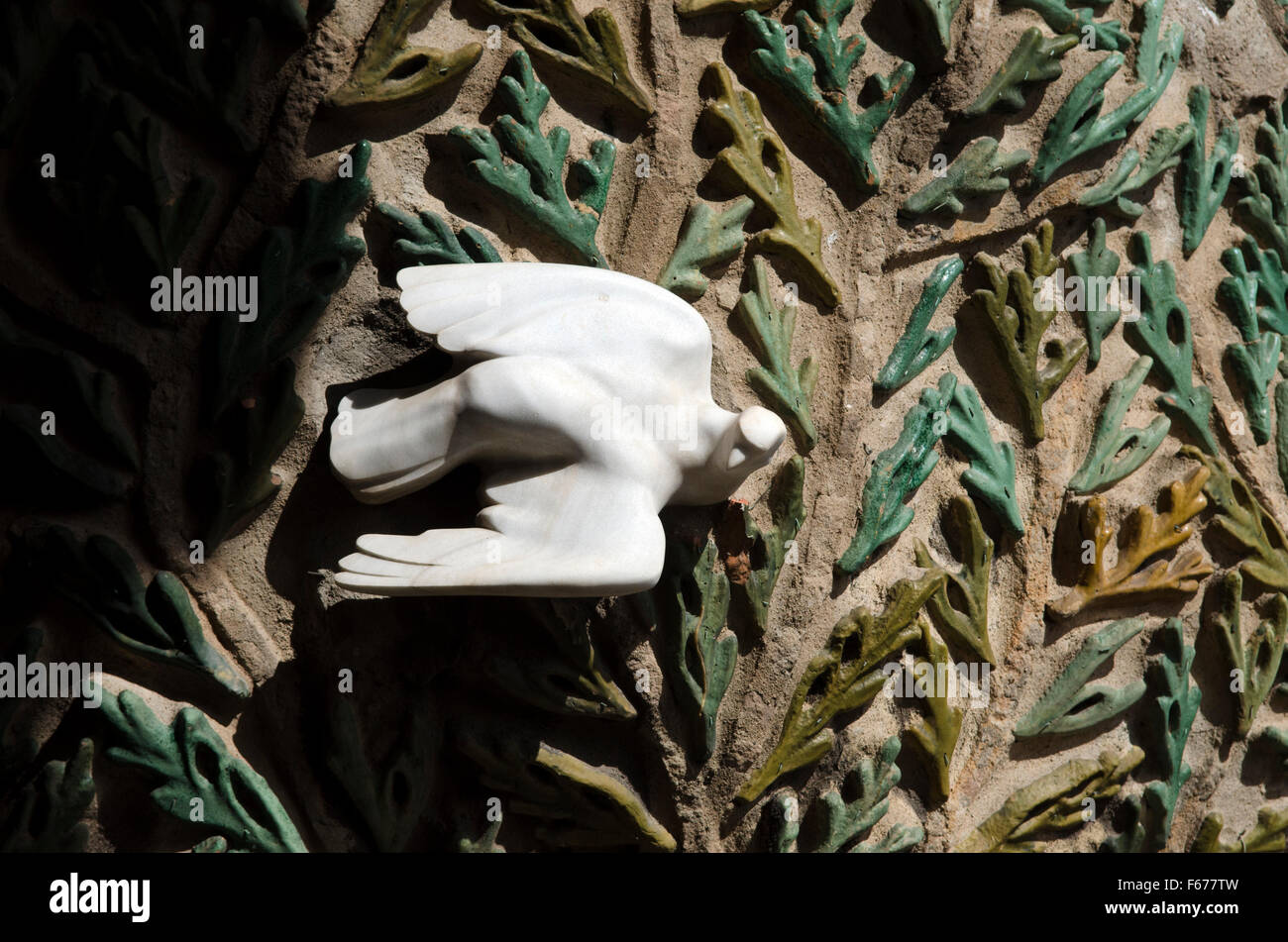 sagrada familia,basilica,antoni gaudi,barcelona,white marble dove on ...