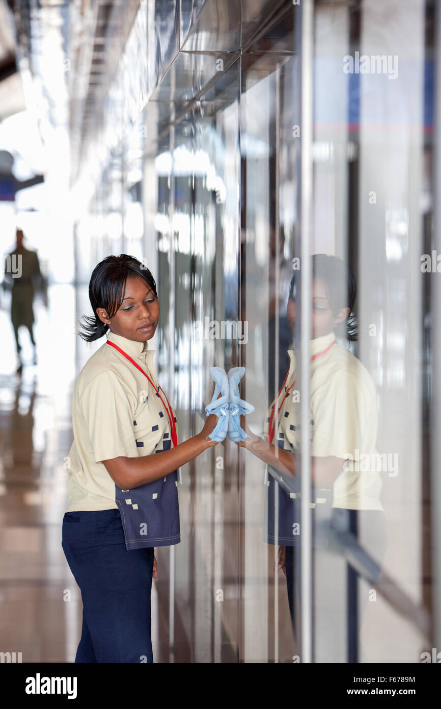 Dubai Metro cleaning staff Stock Photo - Alamy