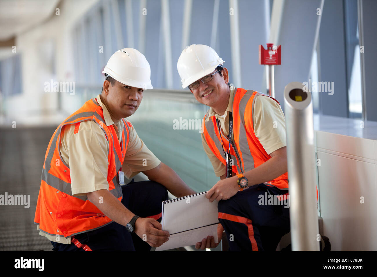 Engineering staff on Dubai Metro Stock Photo - Alamy
