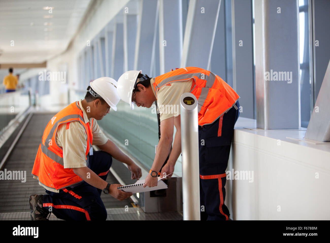 Engineering staff on Dubai Metro Stock Photo - Alamy