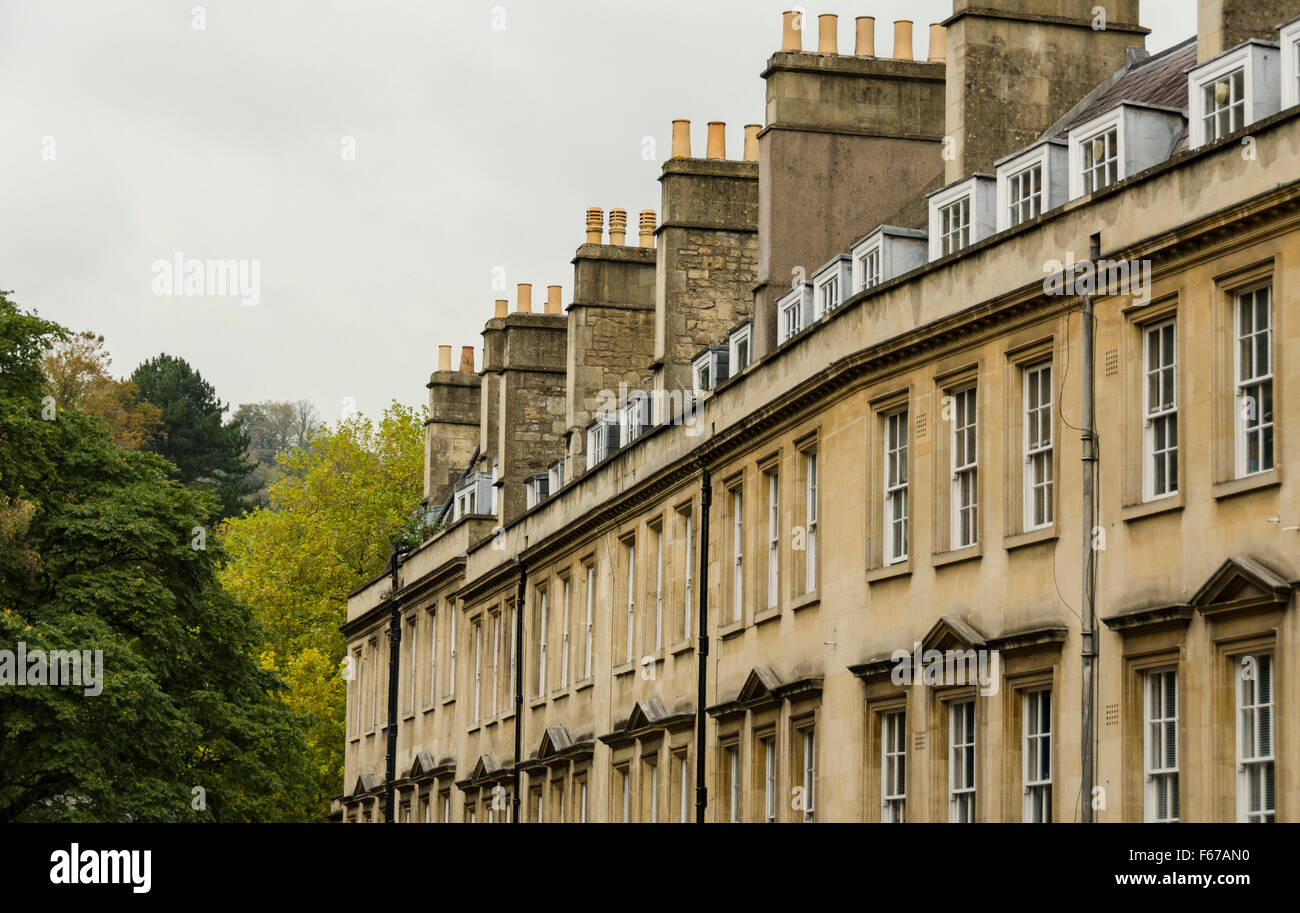 Top of a Georgian terrace in Bath, England Stock Photo - Alamy