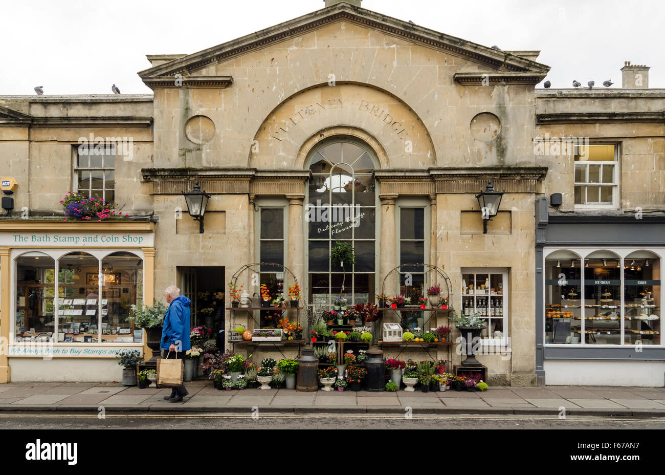 Pultney bridge flower hi-res stock photography and images - Alamy