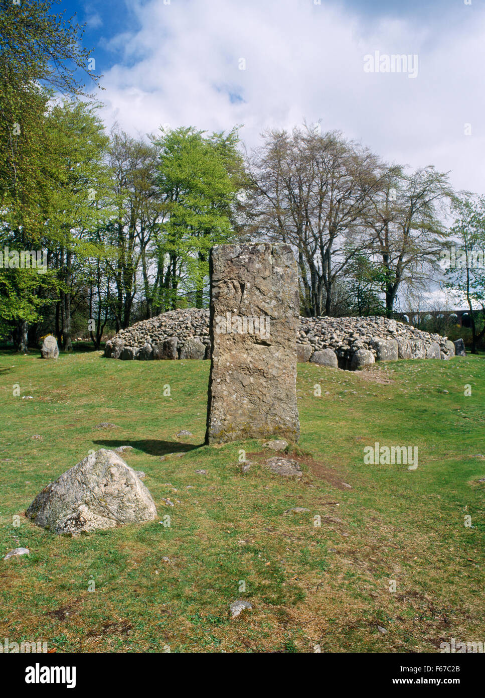Looking NE at the entrance to Clava NE passage grave, Inverness ...