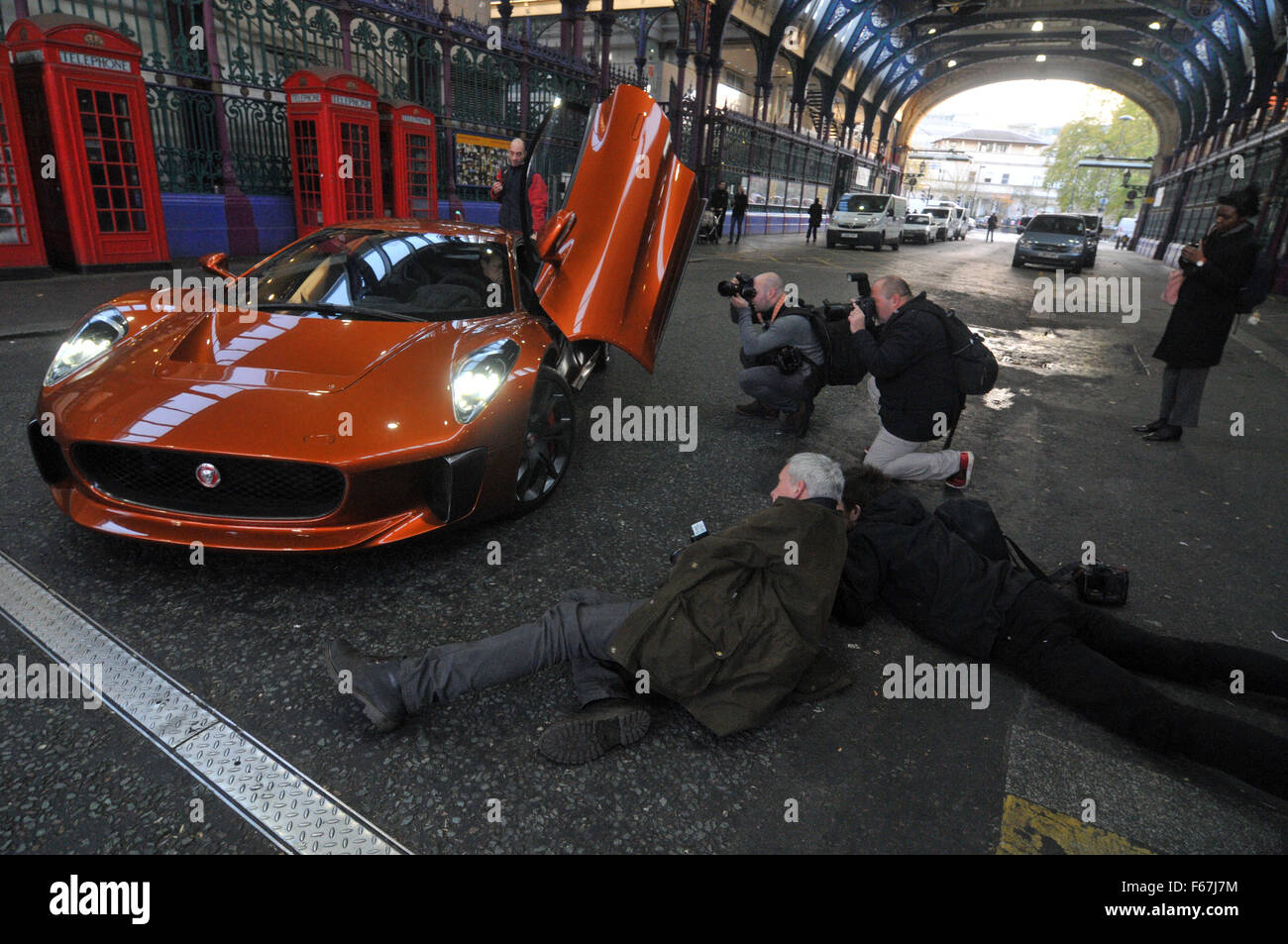 Mr hinx hi-res stock photography and images - Alamy