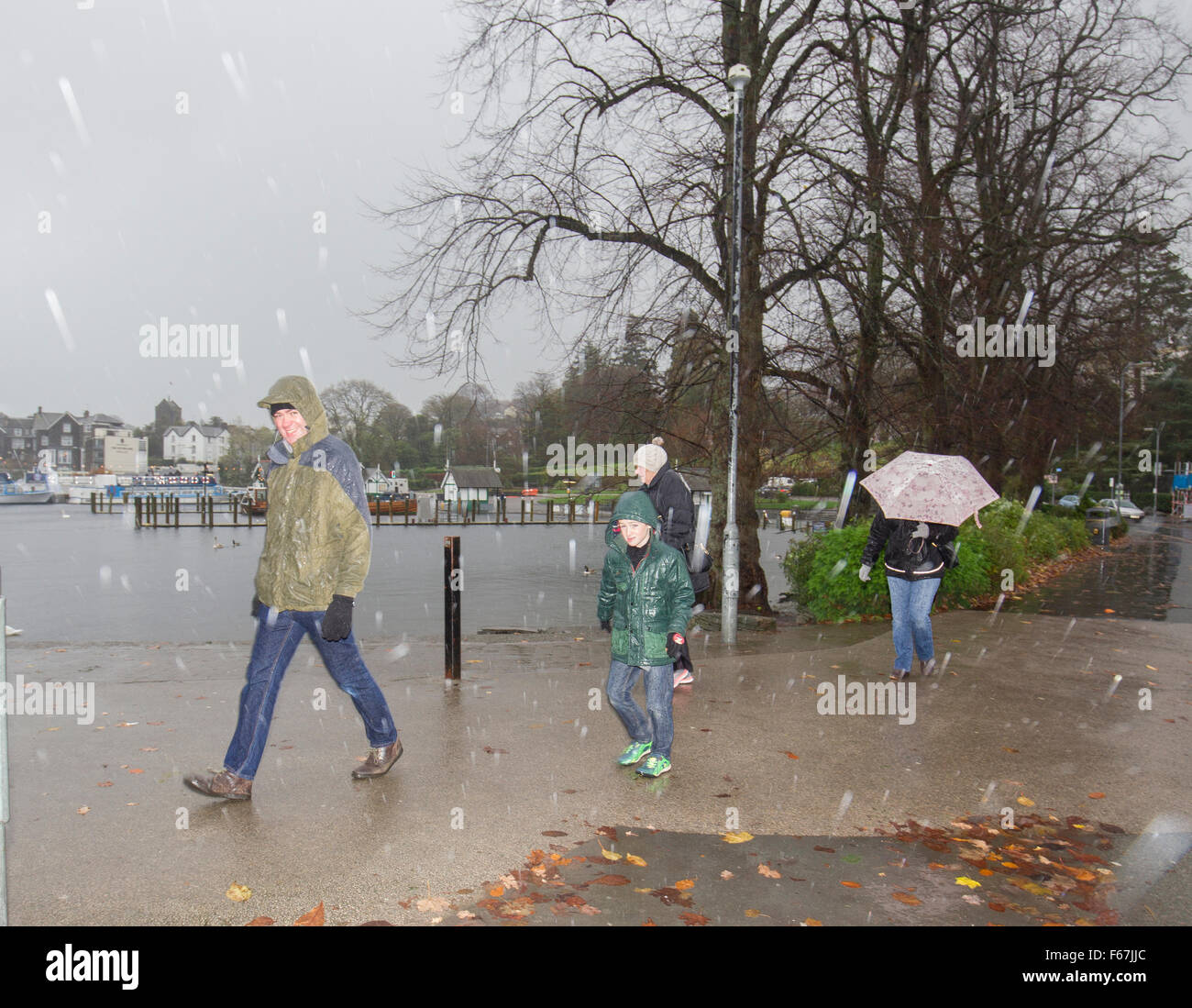 Lake Windermere, Cumbria, UK. 13th November 2015. UK Weather. Lake ...