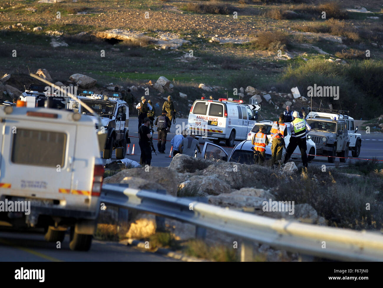Hebron, West Bank, Palestinian Territory. 13th Nov, 2015. Israeli ...