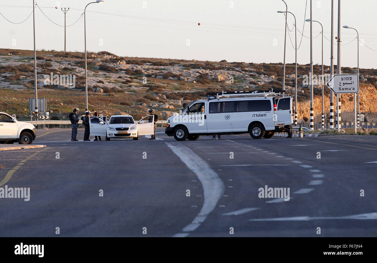 Hebron, West Bank, Palestinian Territory. 13th Nov, 2015. Israeli ...