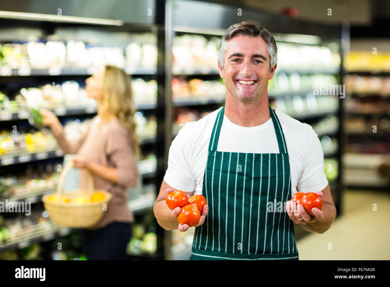 Supermarket worker hi-res stock photography and images - Alamy