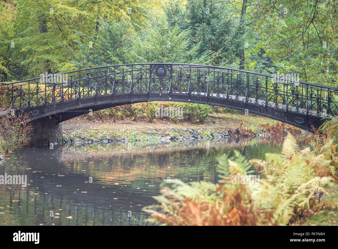 Iron bridge hi-res stock photography and images - Alamy