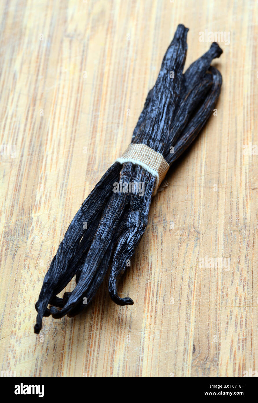 vanilla pods high resolution image Stock Photo - Alamy