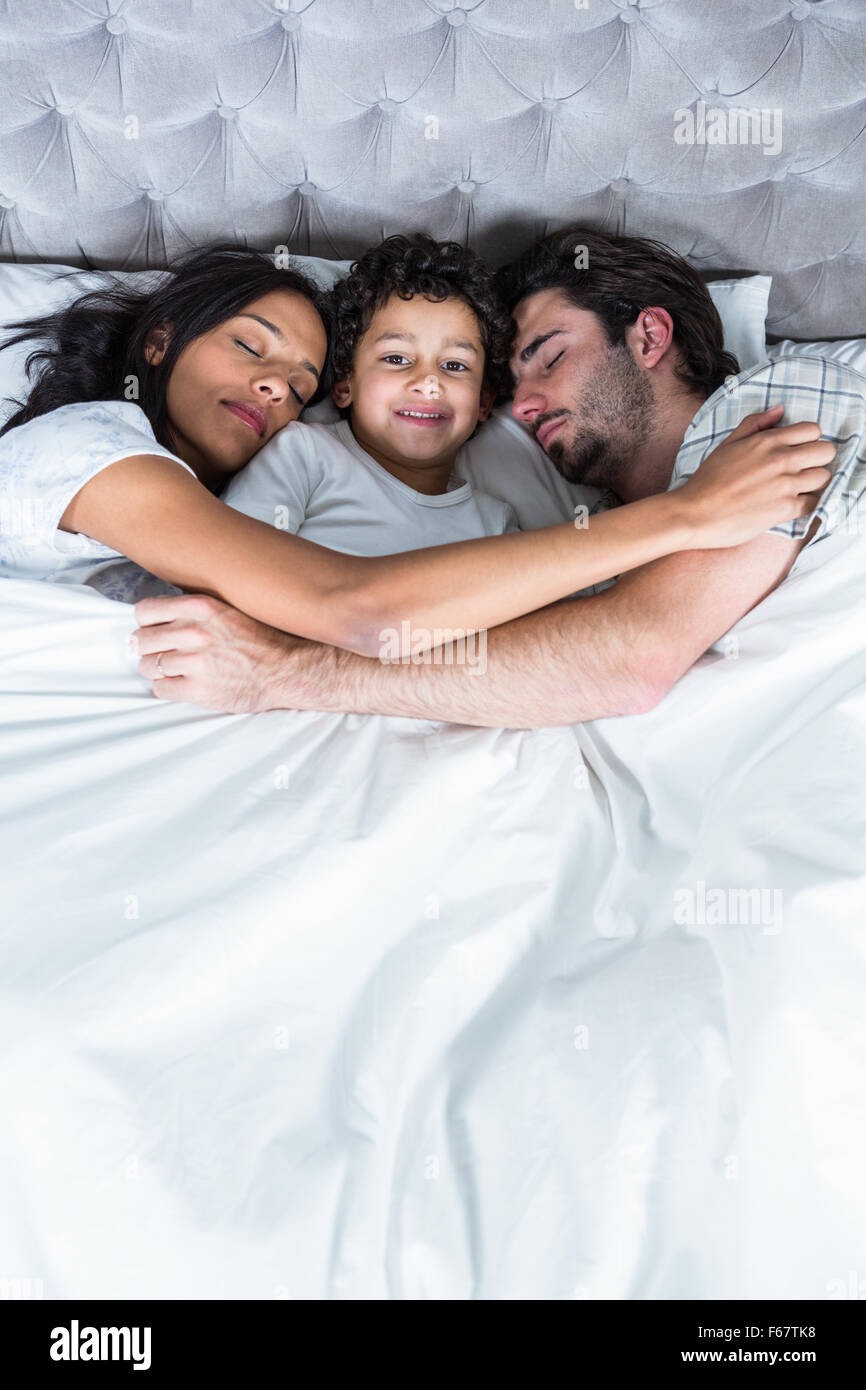 Family at bedside hi-res stock photography and images - Alamy