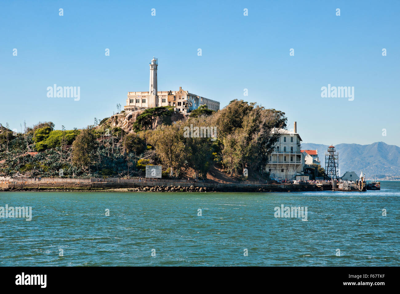 Alcatraz island and golden gate bridge hi-res stock photography and ...
