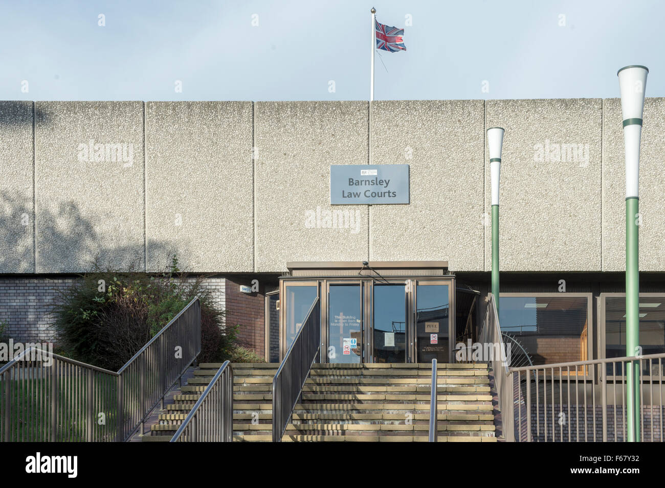 Barnsley Magistrates Court Building Stock Photo - Alamy