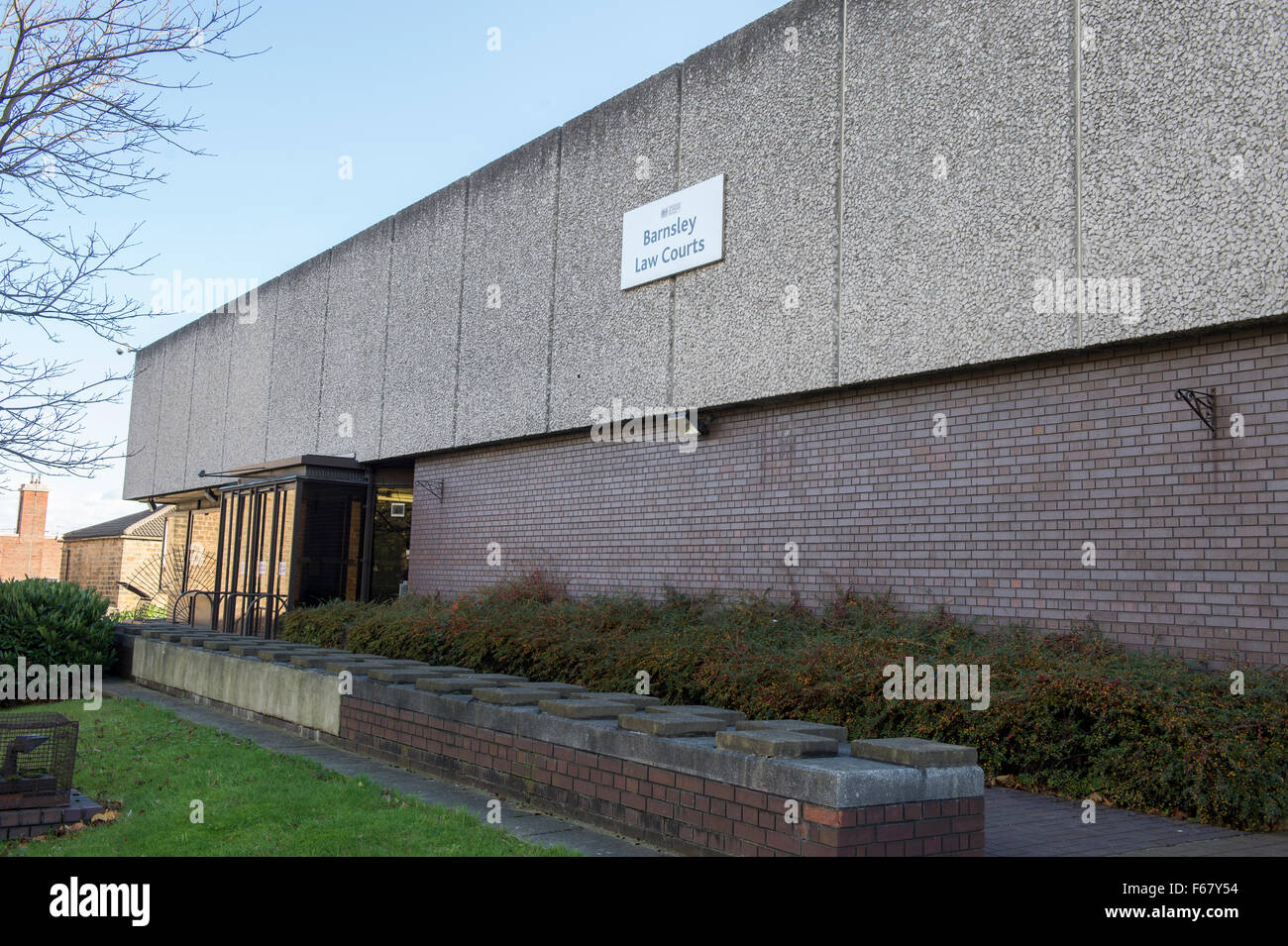 Barnsley Magistrates Court Building Stock Photo - Alamy
