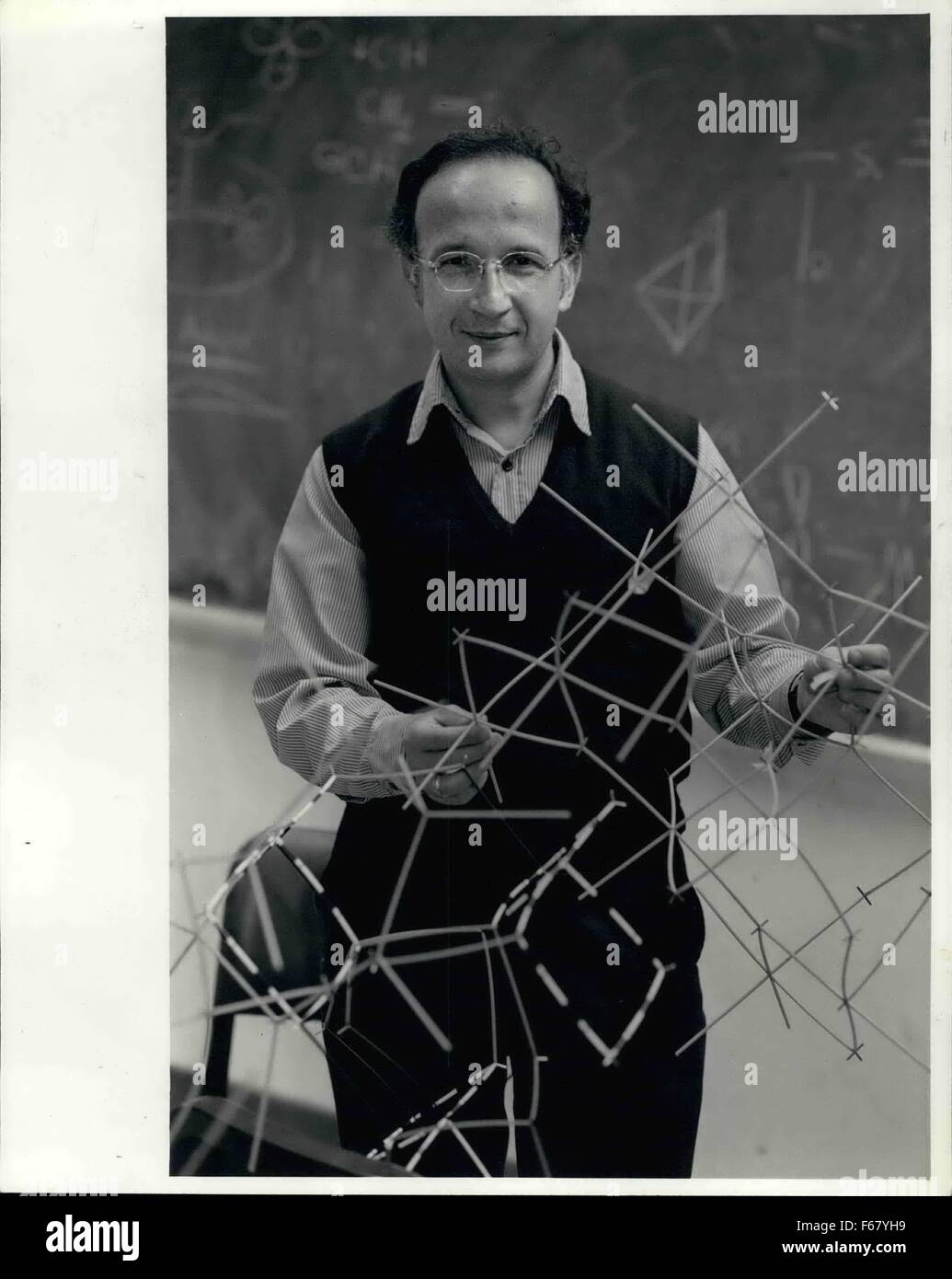1981 - American theoretical chemist Roald Hoffmann, nobel prize winner ...