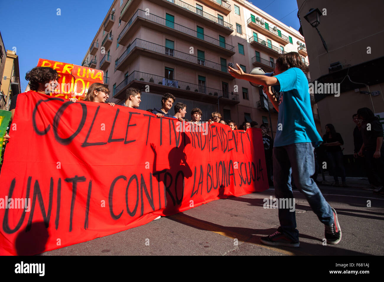 Palermo, Italy. 13th Nov, 2015. Hundreds of students march in Palermo ...