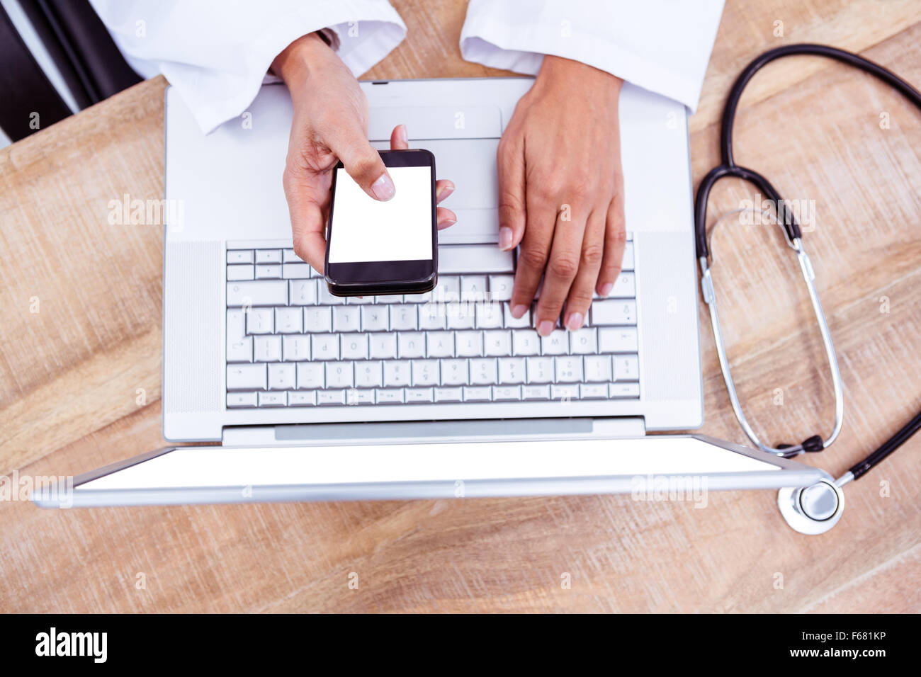 Doctor smartphone close up hi-res stock photography and images - Alamy