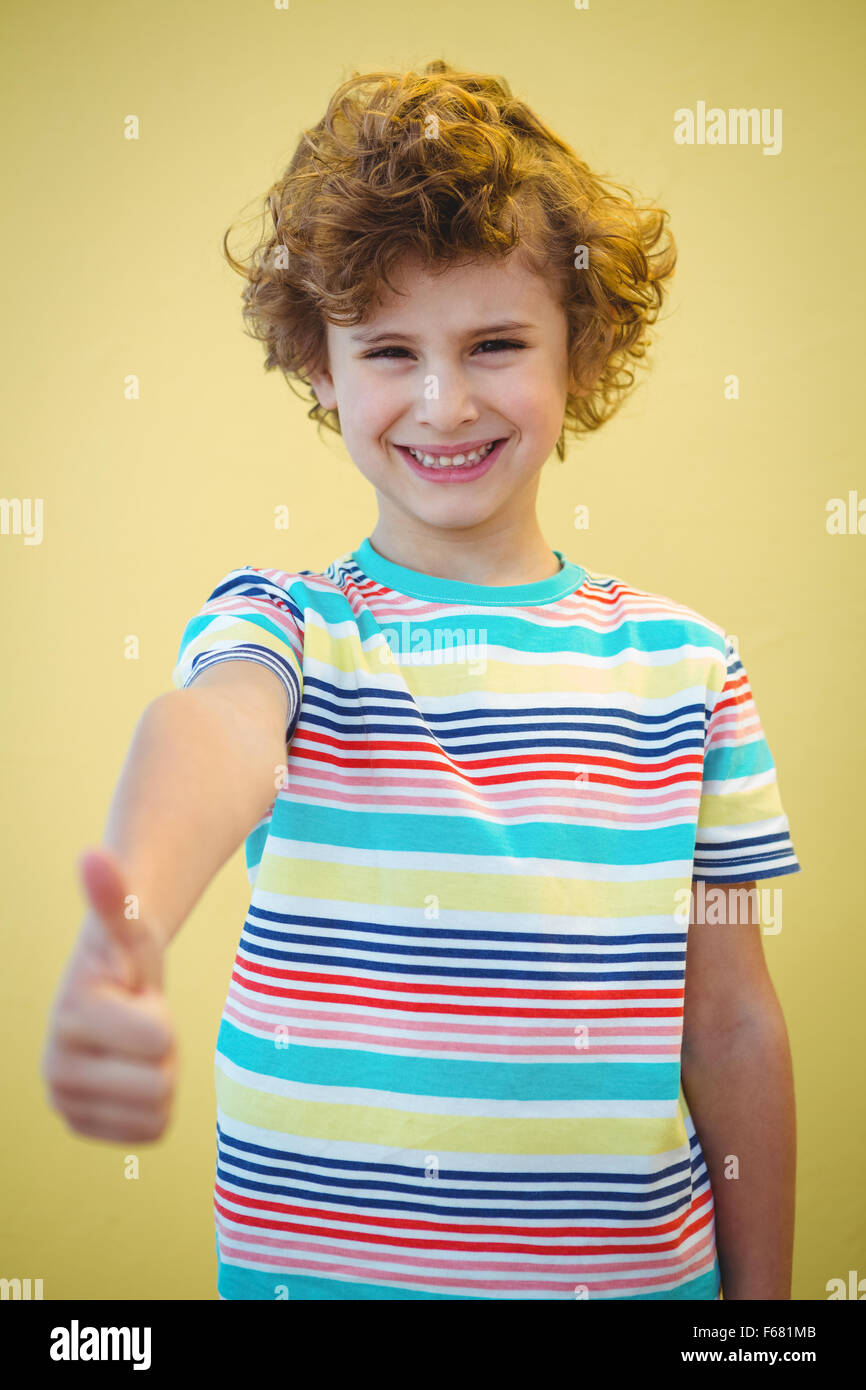 Boy smiling looking at camera hi-res stock photography and images - Alamy