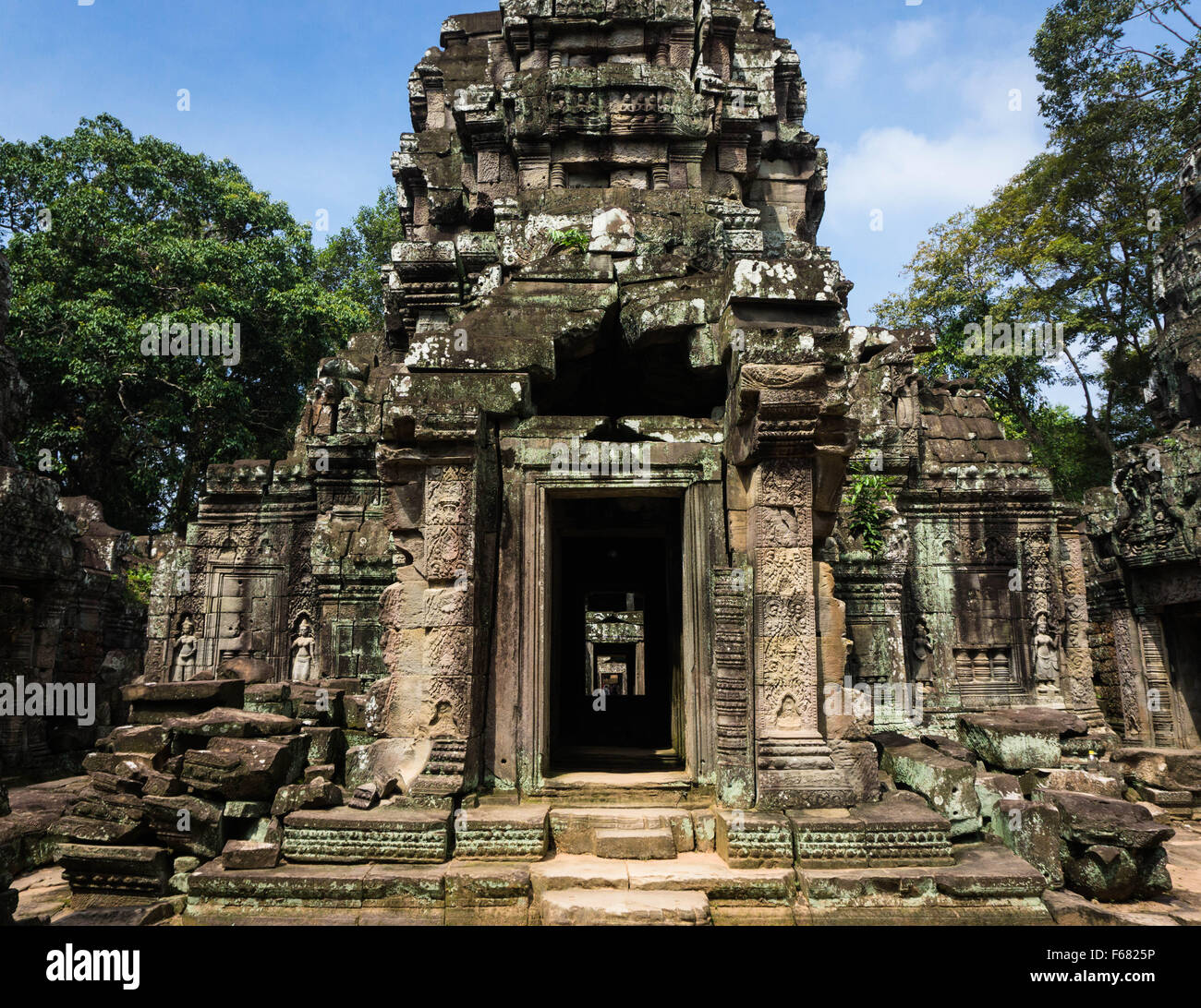 Angkor, Cambodia: Central tower of Ta Som temple Stock Photo - Alamy