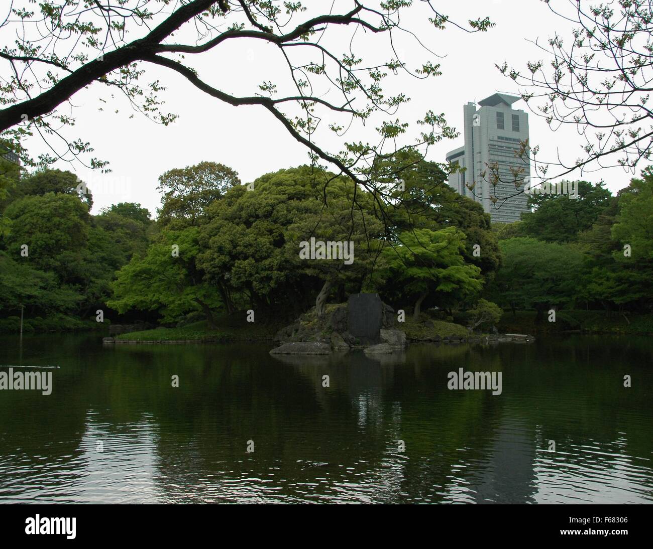 Scenic park views at Koishikawa Korakuen Gardens, Tokyo, Japan Stock ...