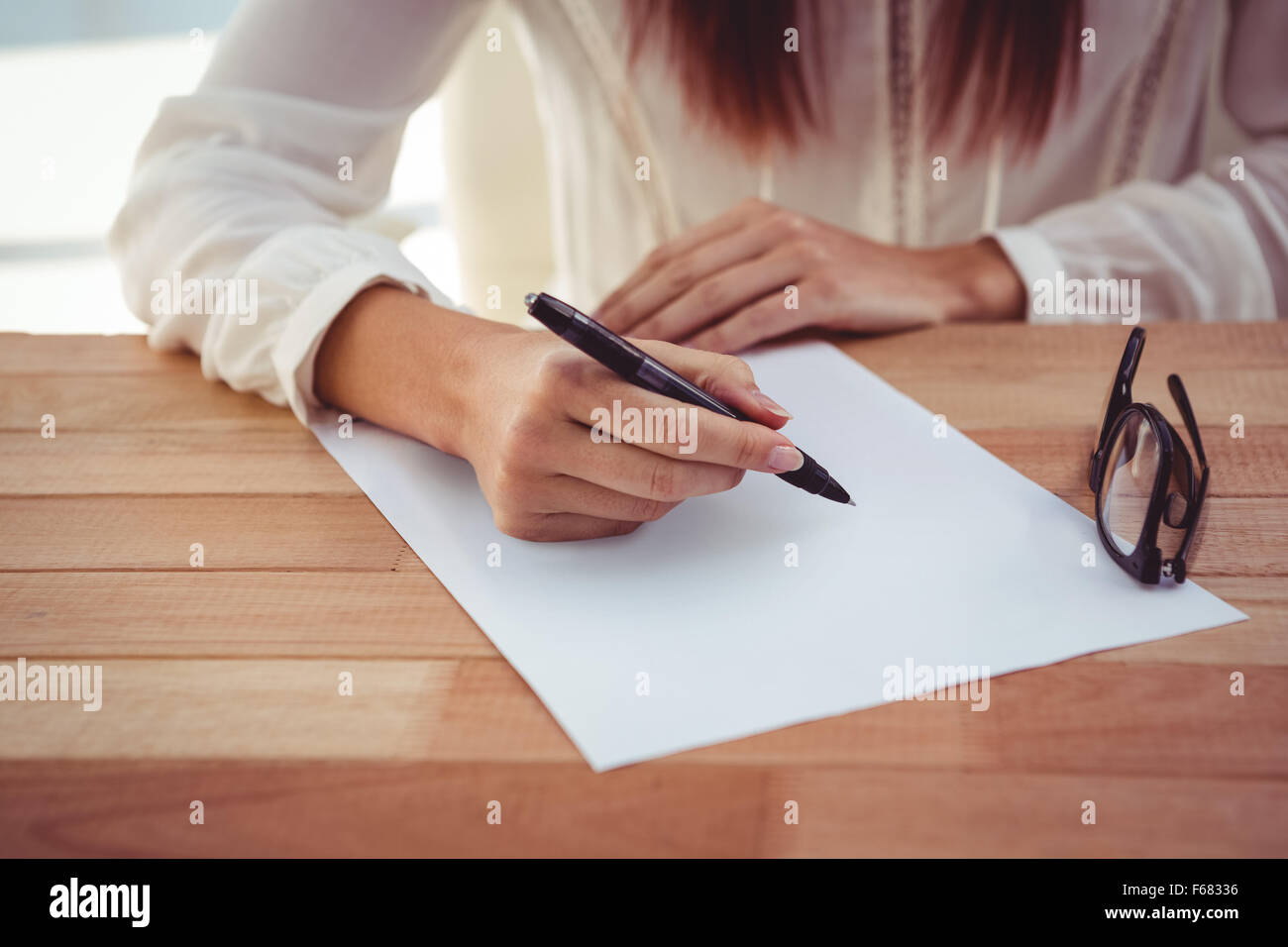 Woman drawing hi-res stock photography and images - Alamy