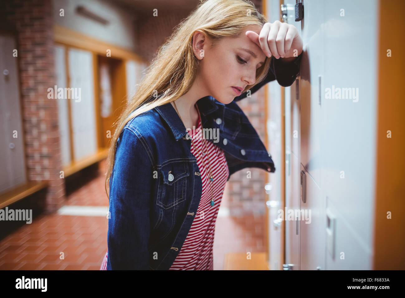 Teenager female school locker room hi-res stock photography and images ...