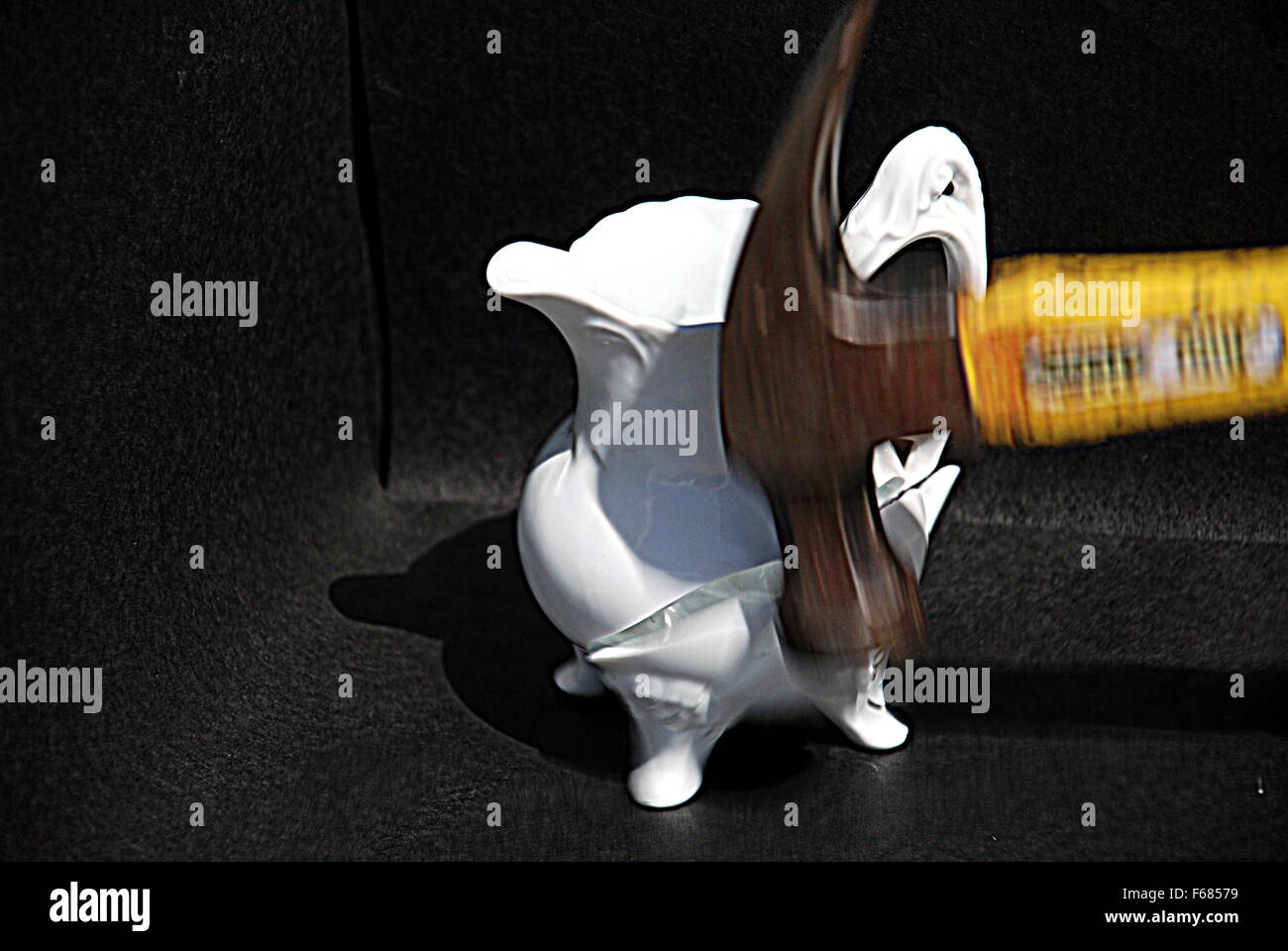 Broken vase hi-res stock photography and images - Alamy