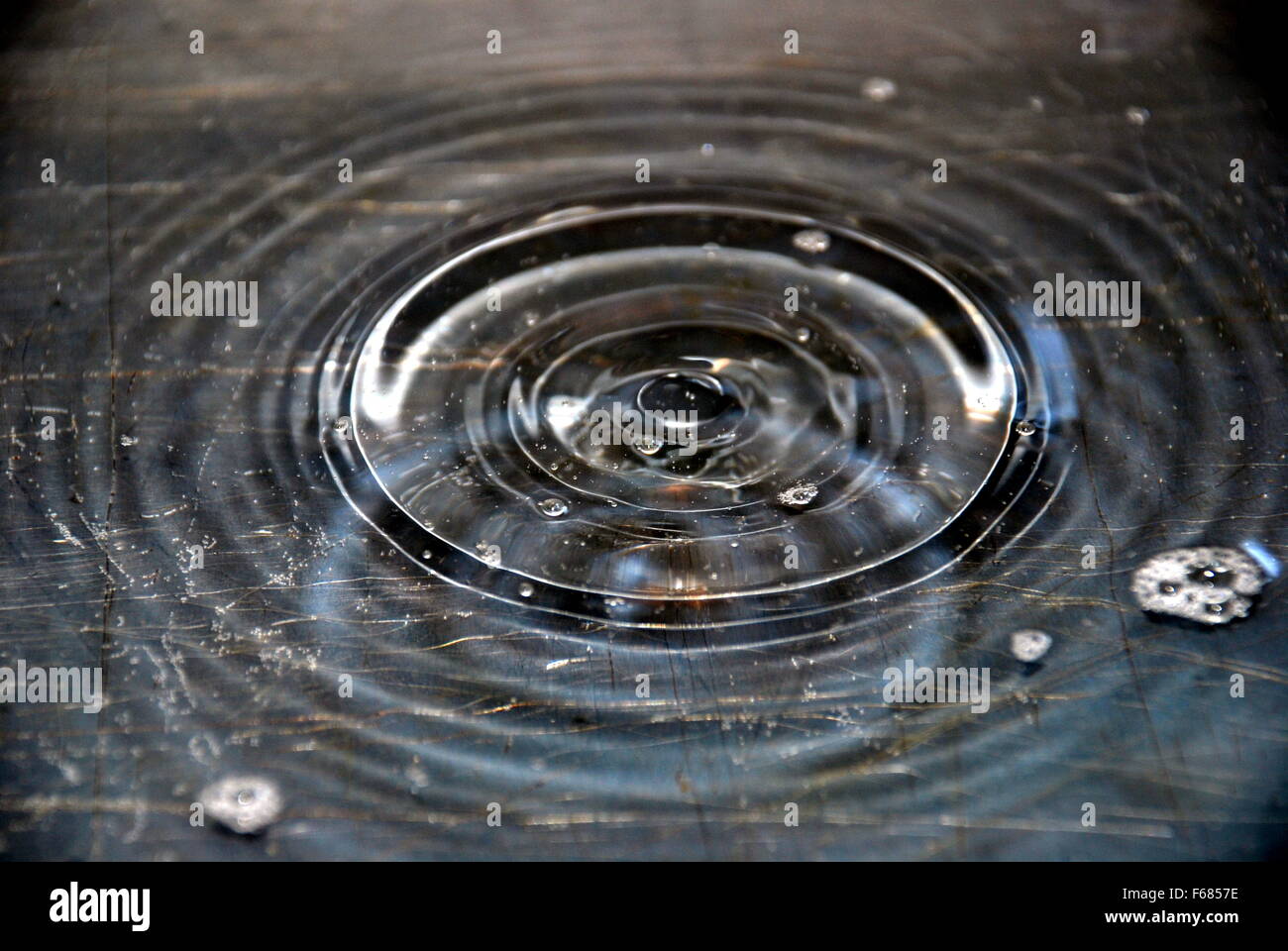 Water splash and droplets hi-res stock photography and images - Alamy