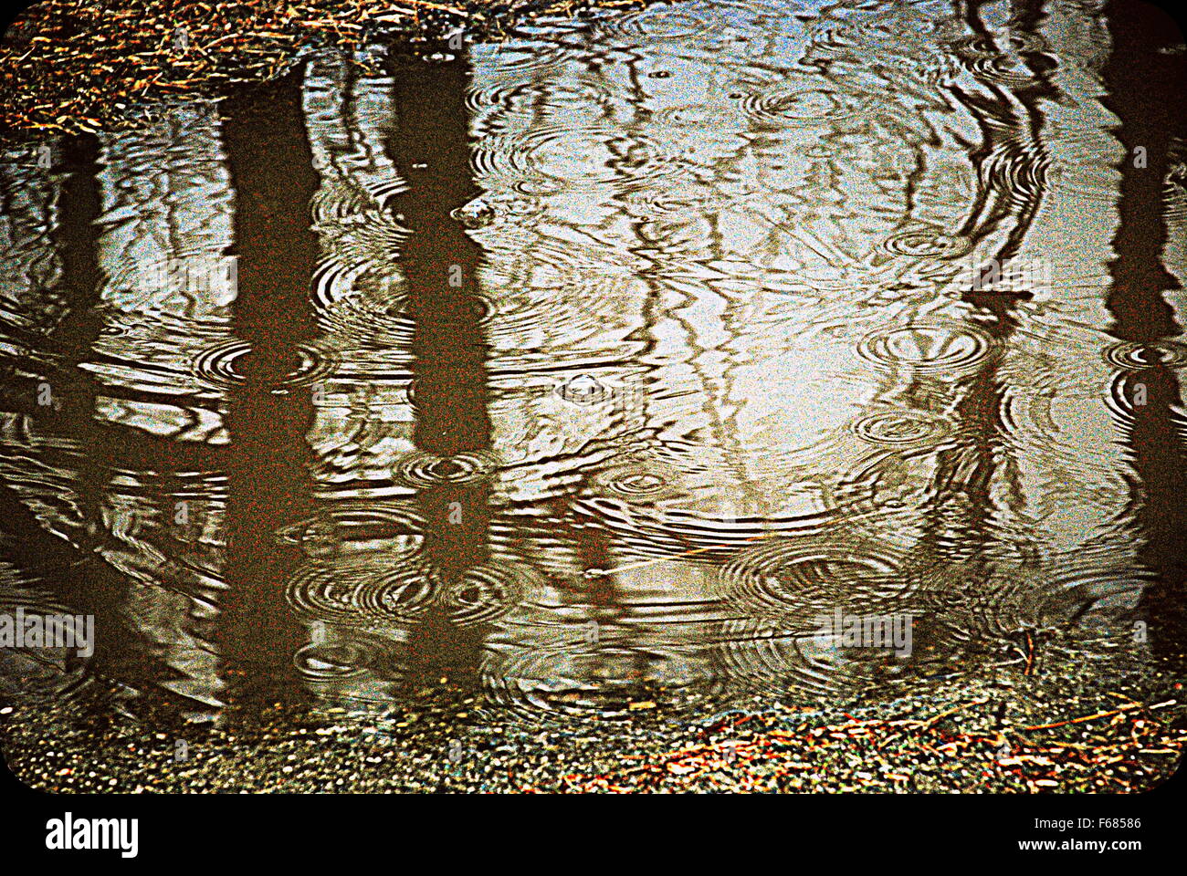 Rain ripples hi-res stock photography and images - Alamy