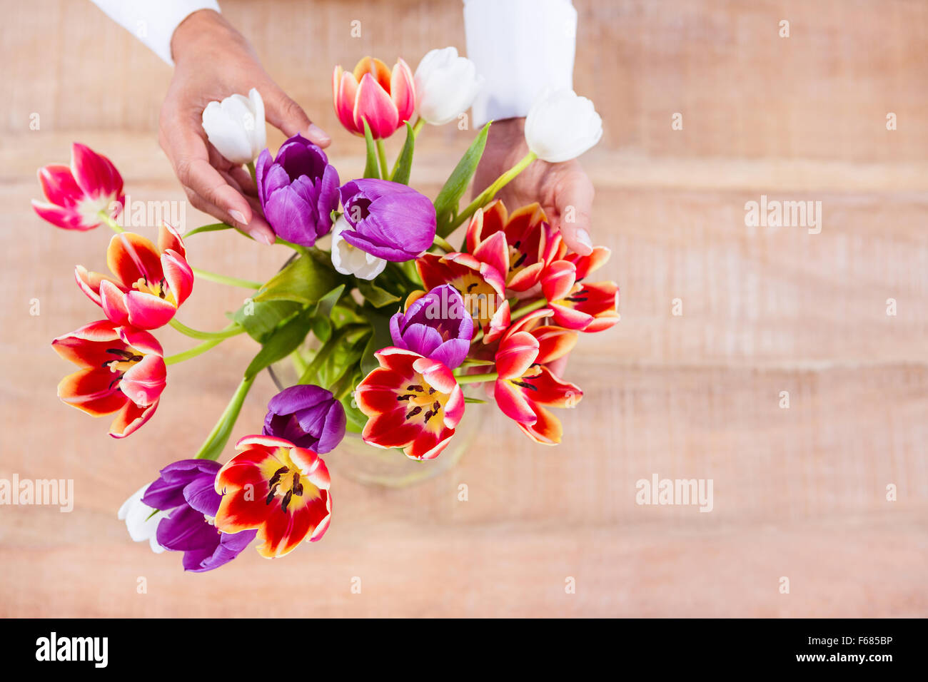 Holing hands vintage hi-res stock photography and images - Alamy