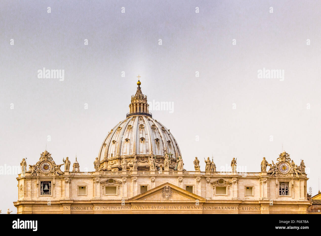 Saint Peter, Basilica in Vatican City: dome and facade Stock Photo - Alamy