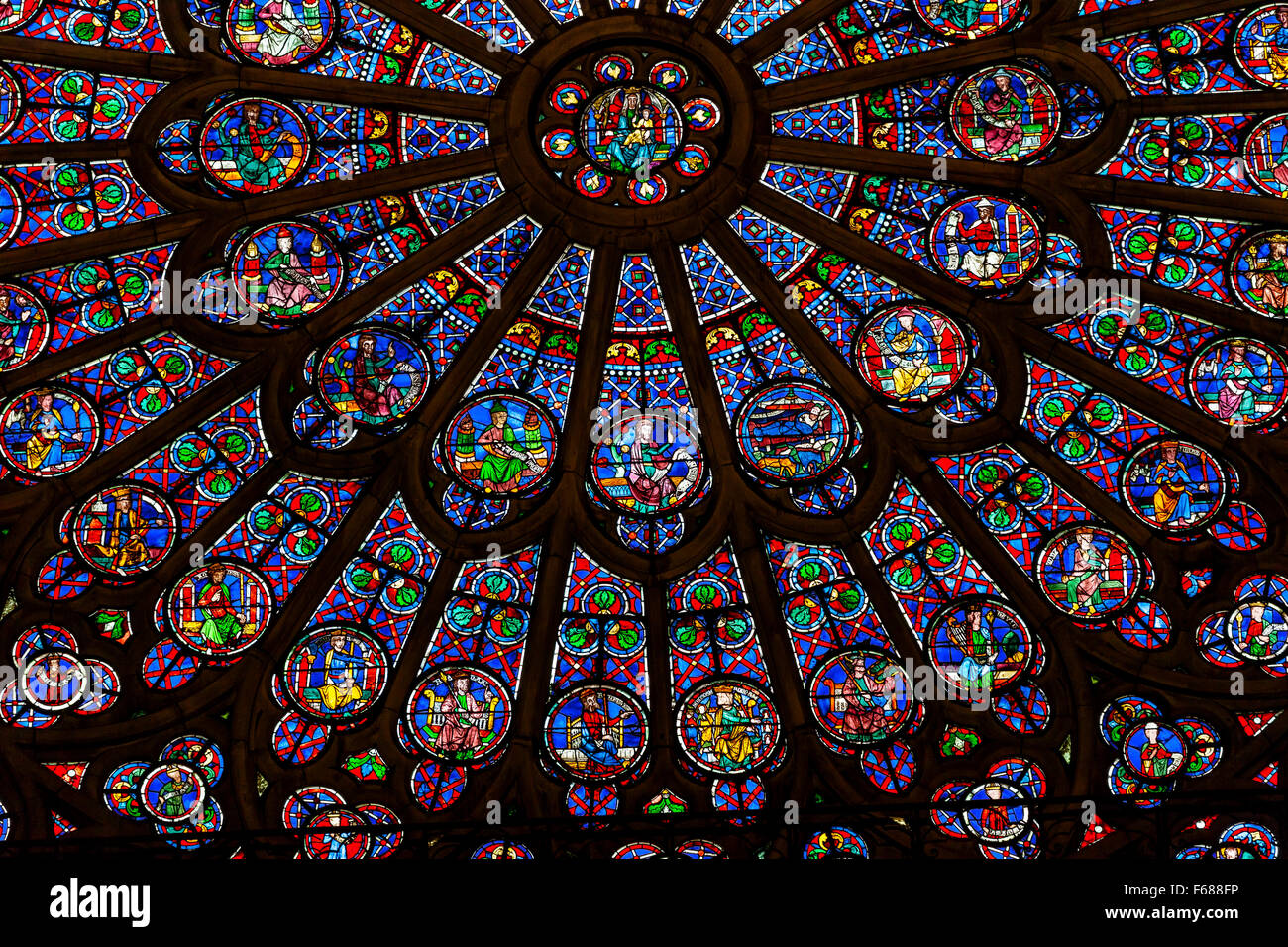 North rose window notre dame cathedral hi-res stock photography and ...
