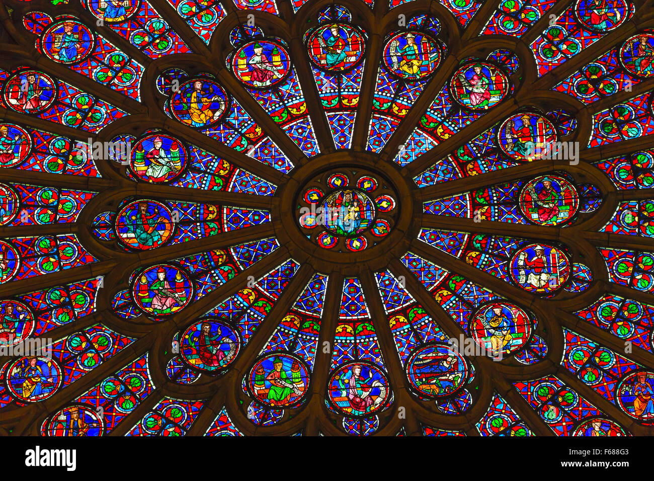 North rose window notre dame cathedral hi-res stock photography and ...
