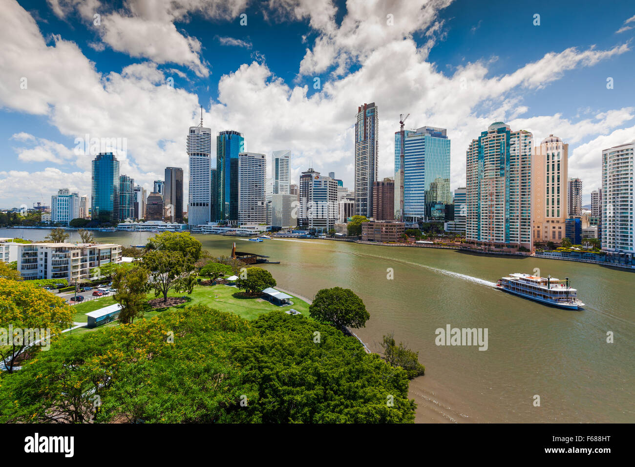 BRISBANE, AUS - NOV 13 2015: Panoramic view of Brisbane Skyline and ...