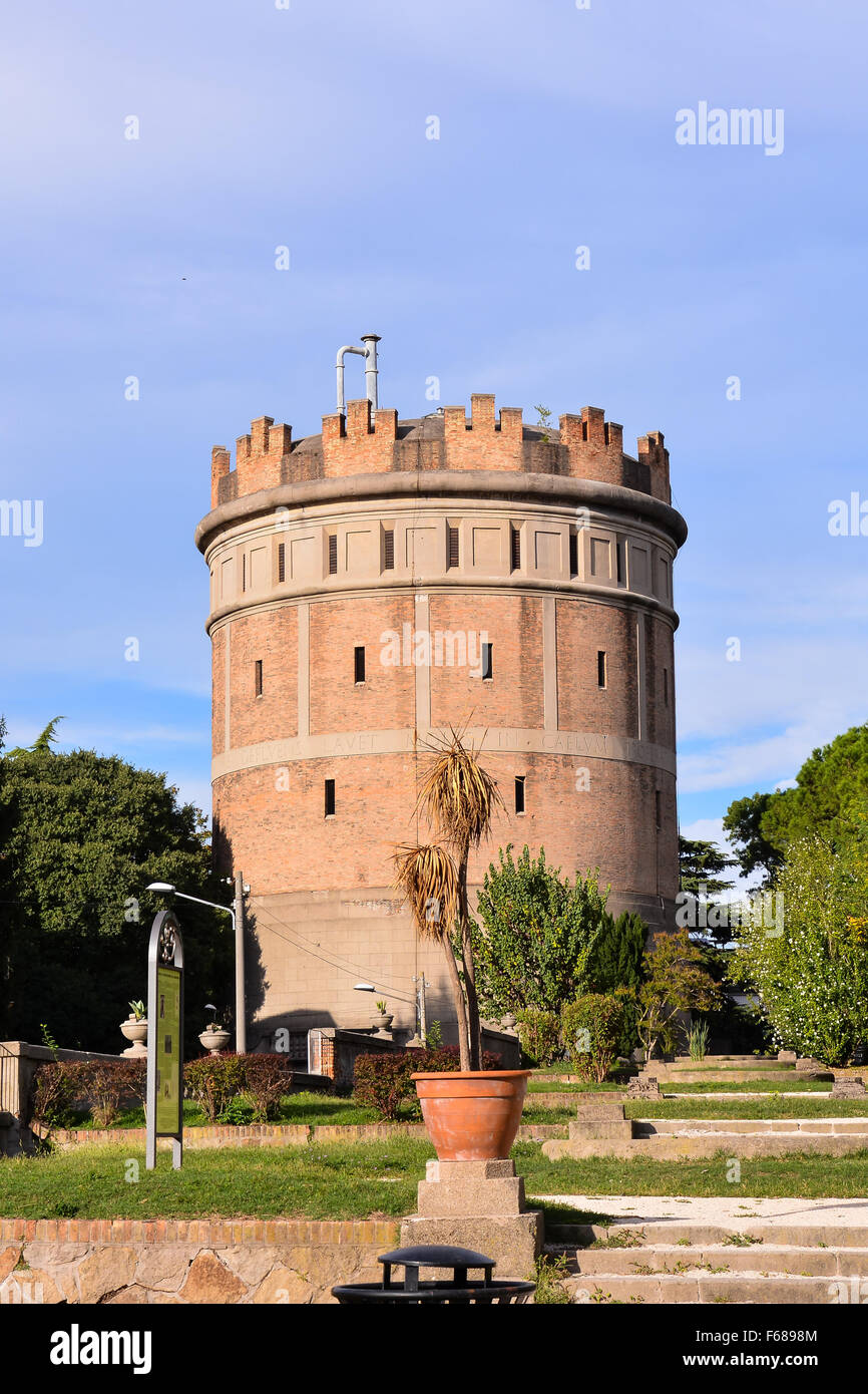 Medieval Aqueduct in Padova Stock Photo - Alamy