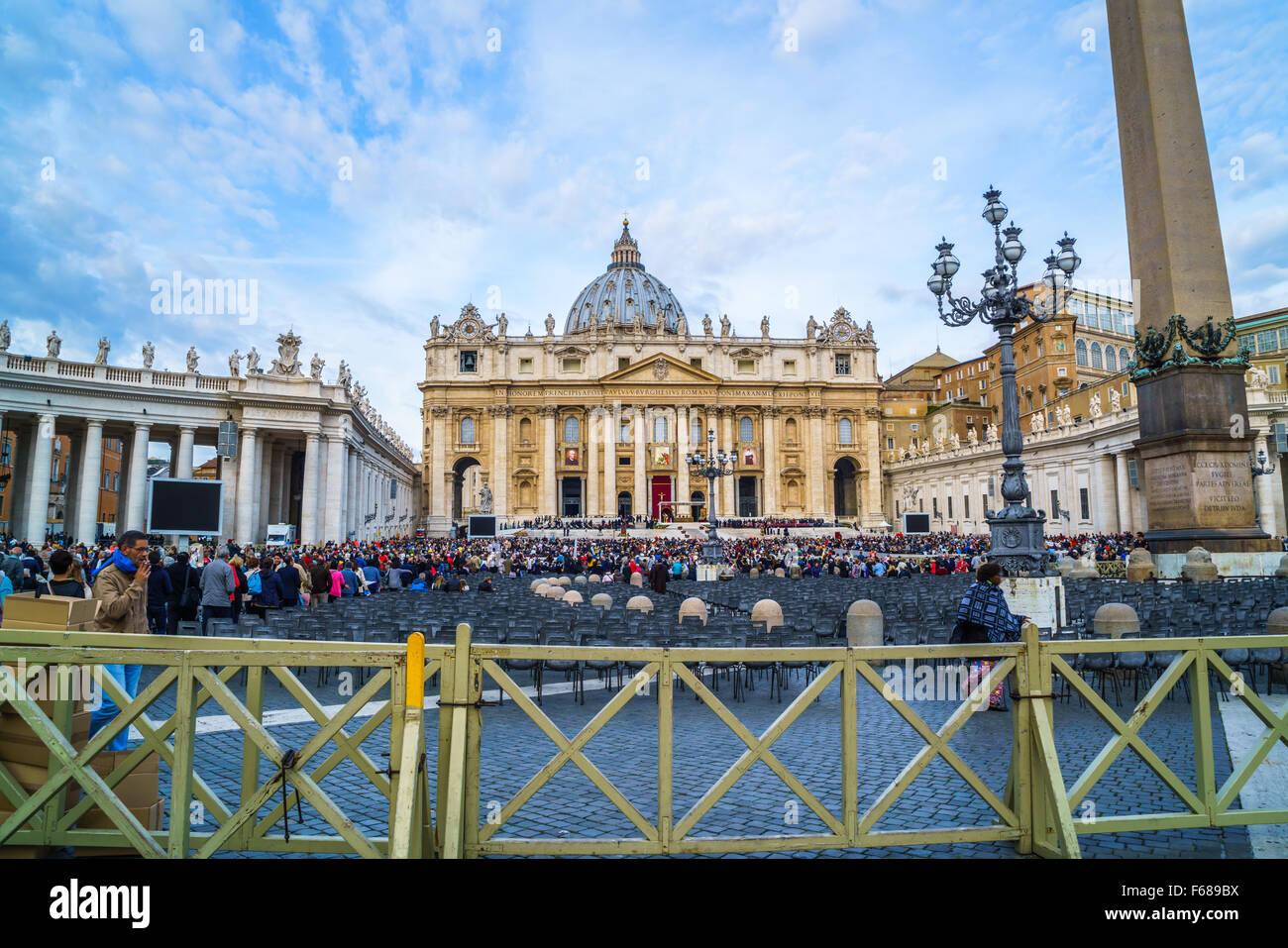 City on october hi-res stock photography and images - Alamy