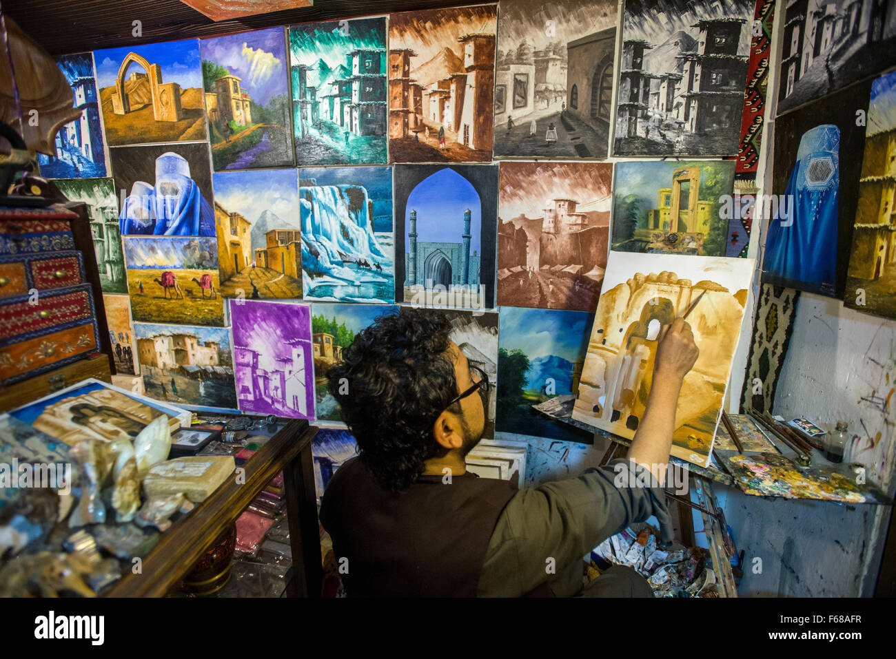 Painting workshop on Chicken street, famous by its workshops of ...