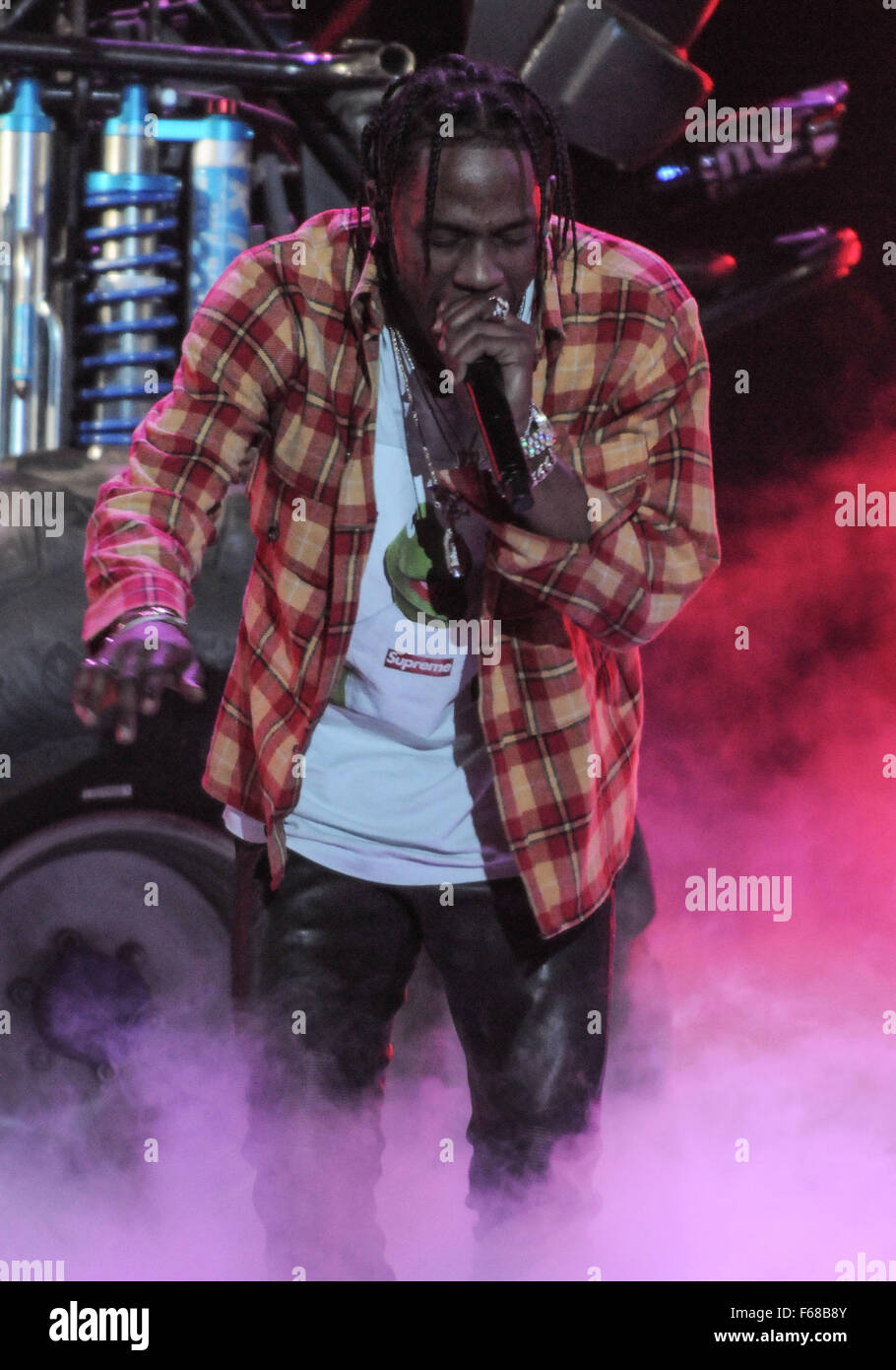 Travis scott rapper 2015 hi-res stock photography and images - Alamy