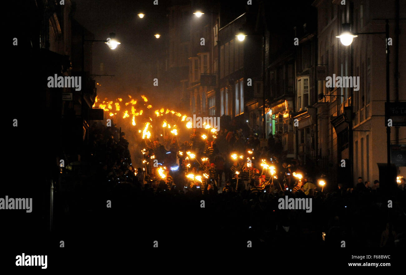Lewes bonfire 2015 hi-res stock photography and images - Alamy