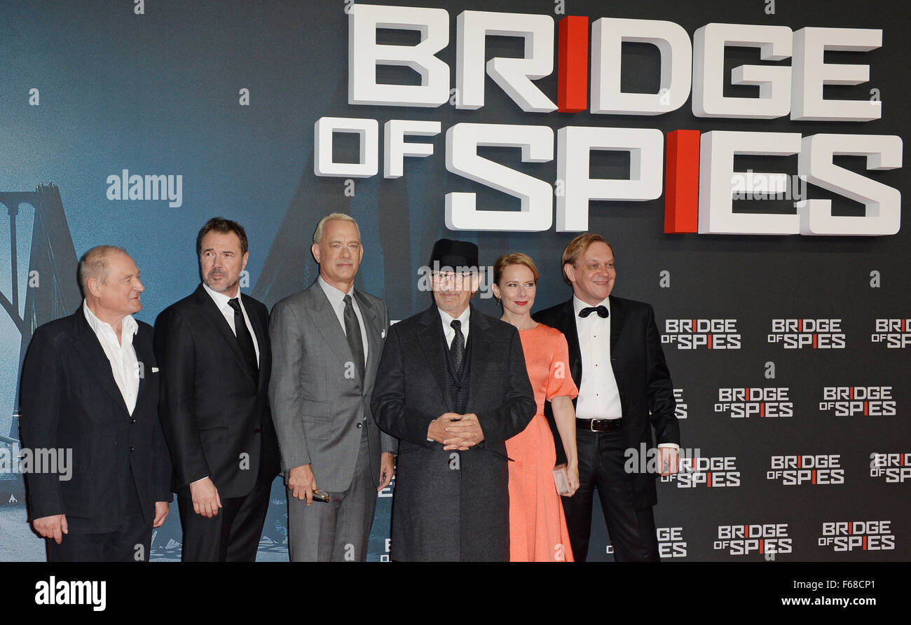 Berlin, Germany. 13th Nov, 2015. Actors Burghart Klaussner (l-r), Sebastian Koch, US actor Tom ...