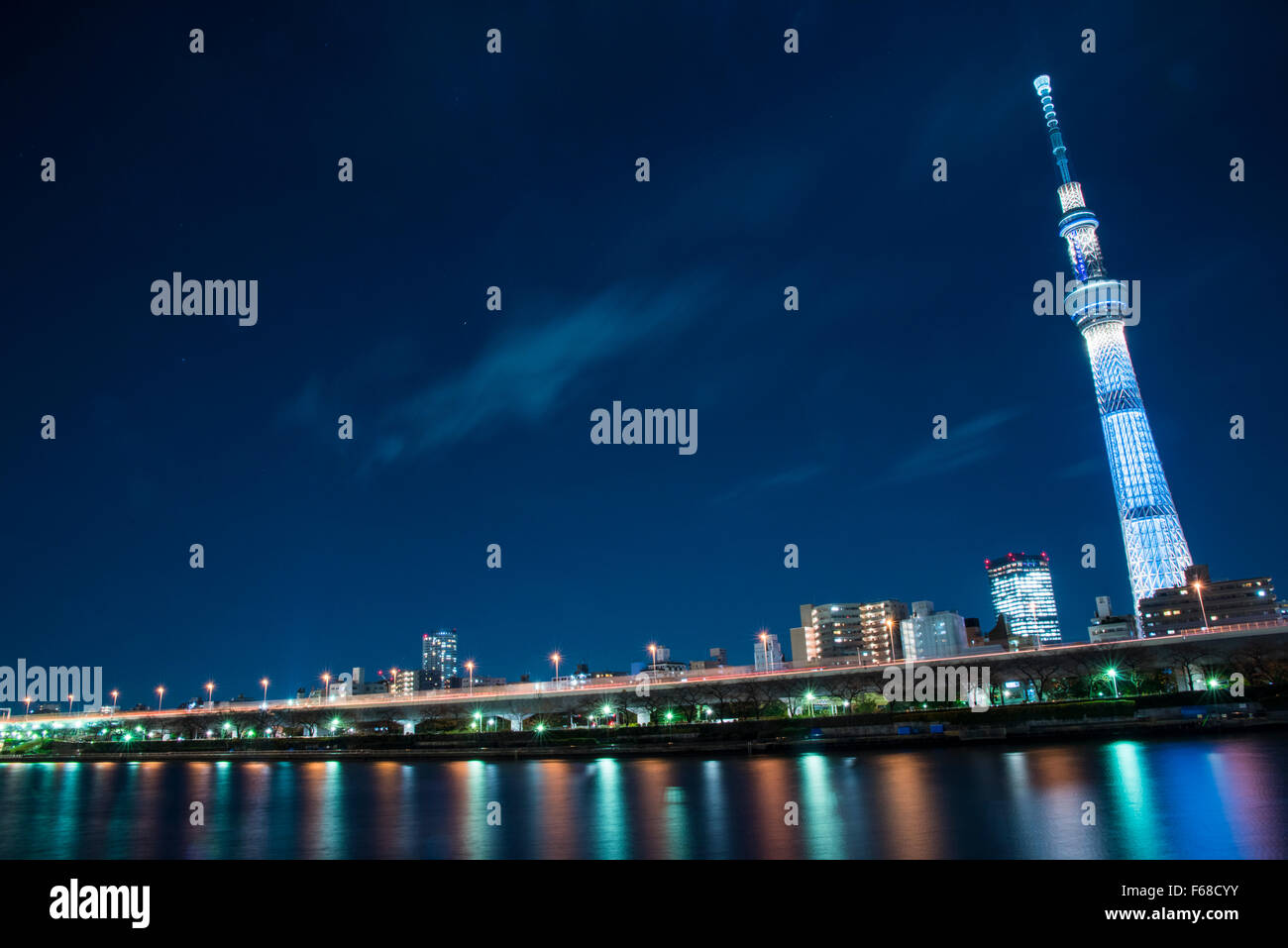 Tokyo skytree and sakurabashi bridge hi-res stock photography and ...