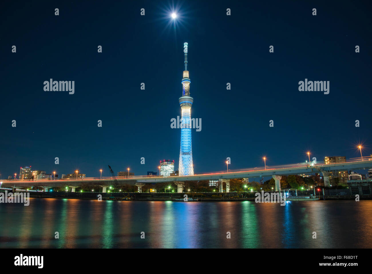 Tobu skytree line hi-res stock photography and images - Alamy