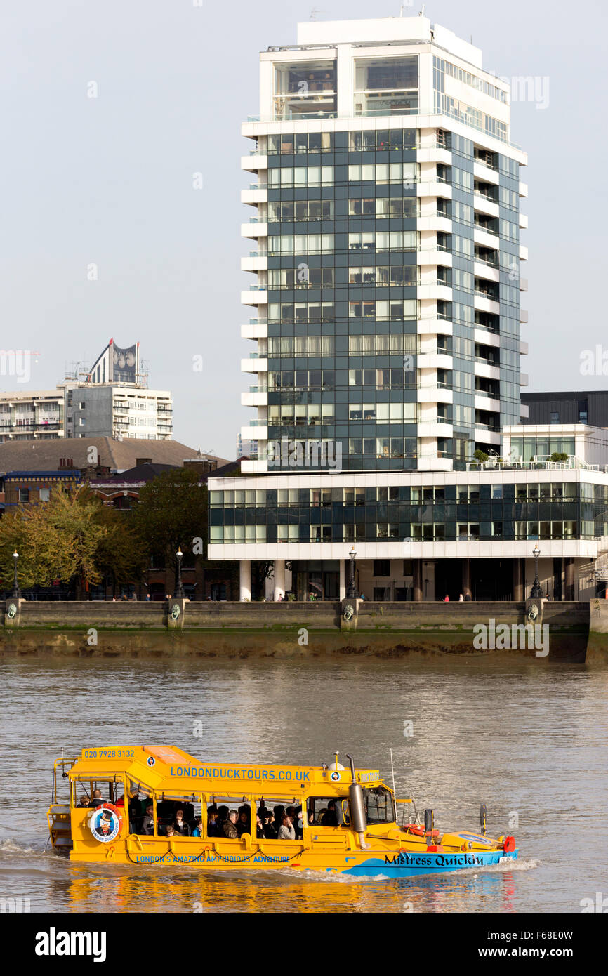 Dukw amphibious vehicle hi-res stock photography and images - Alamy