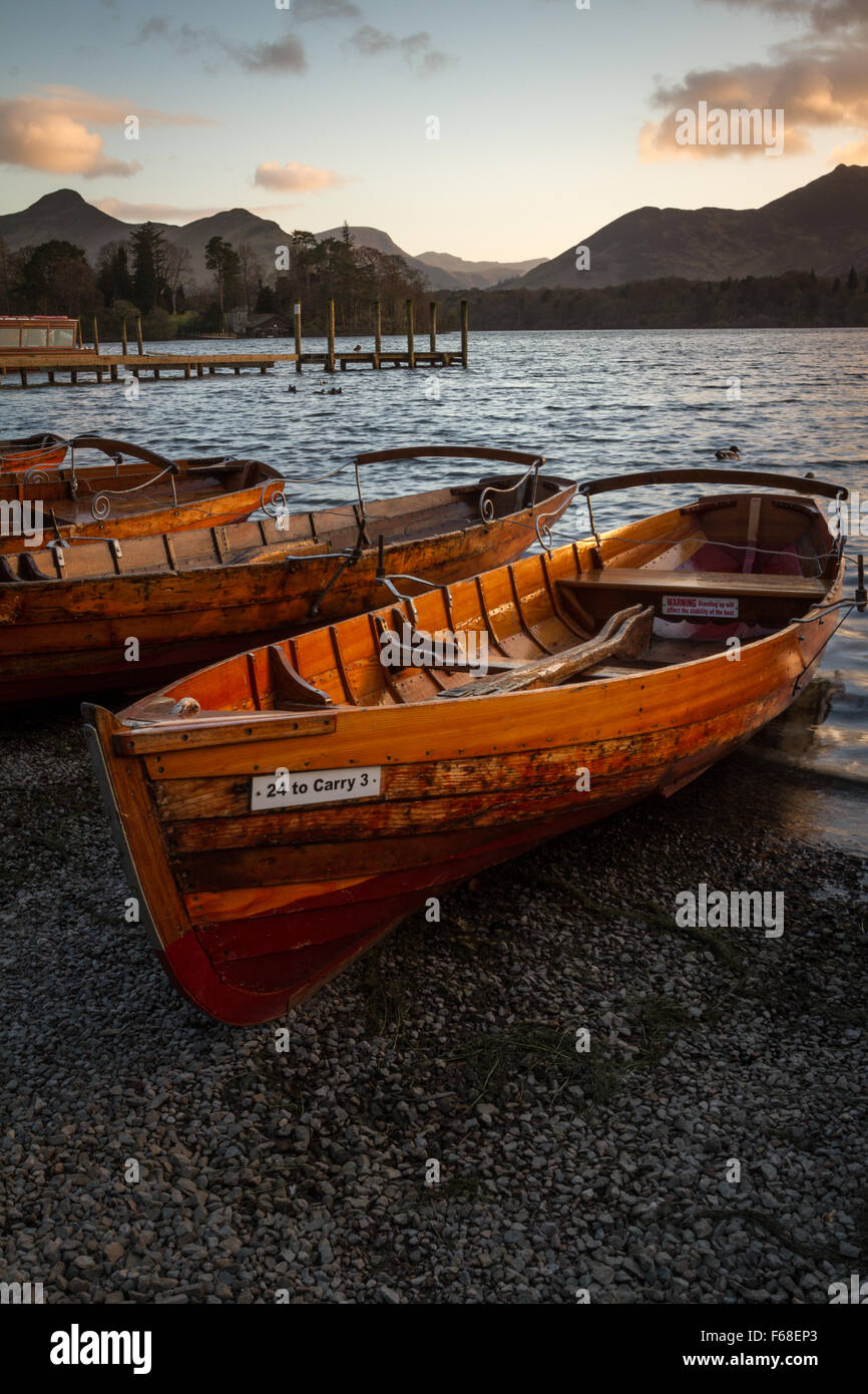 Rowing boats on the shores of Derwent Water Stock Photo - Alamy
