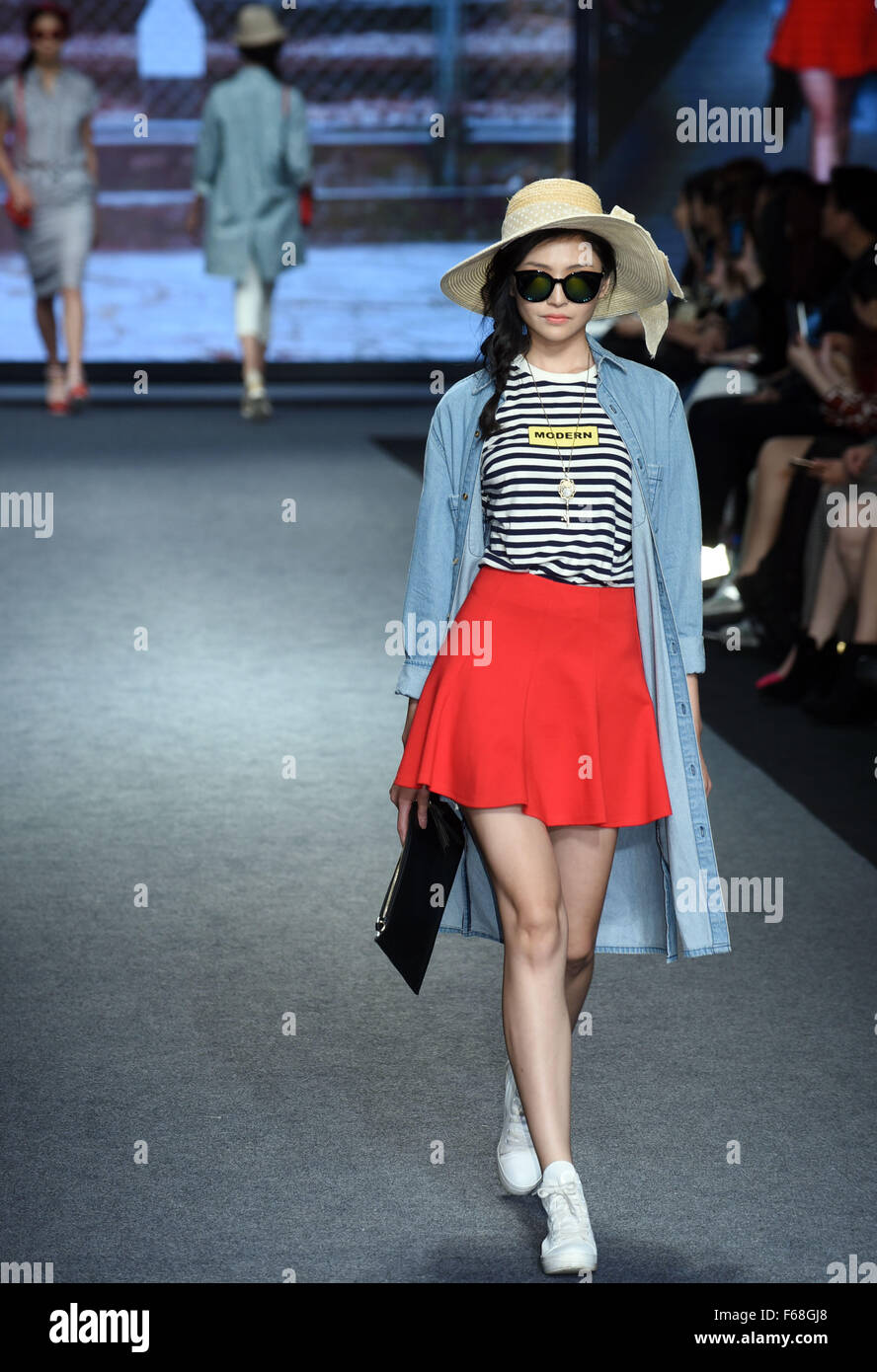 Taipei's Taiwan. 14th Nov, 2015. A models display a creation by ...